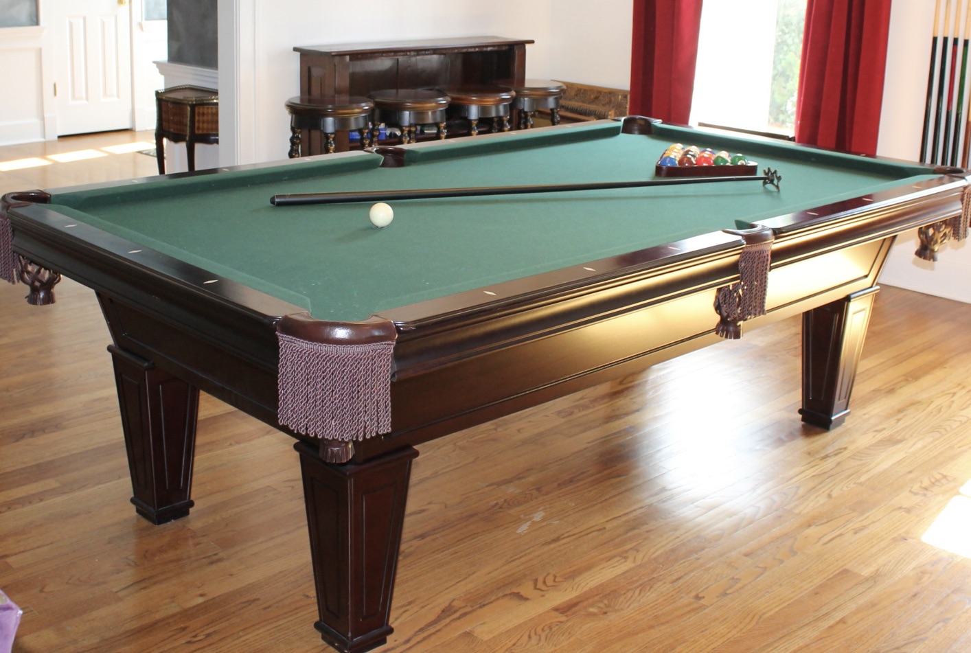 Gorgeous Pool Table With Cues And Rack #2536 | Auctionninja.com