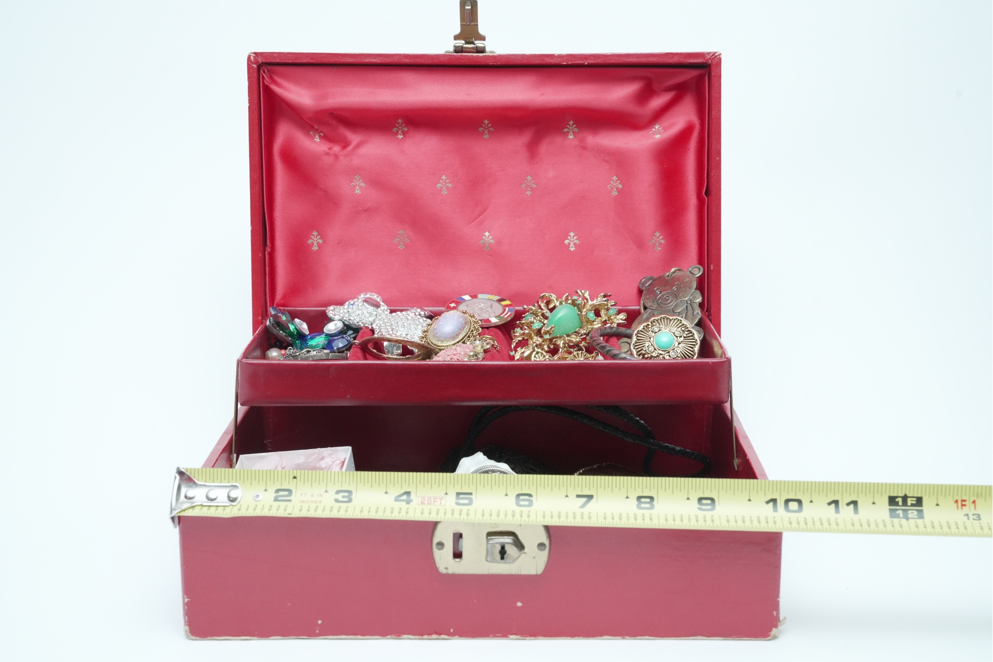 Vintage Costume Jewelry Assortment #91397 | Auctionninja.com