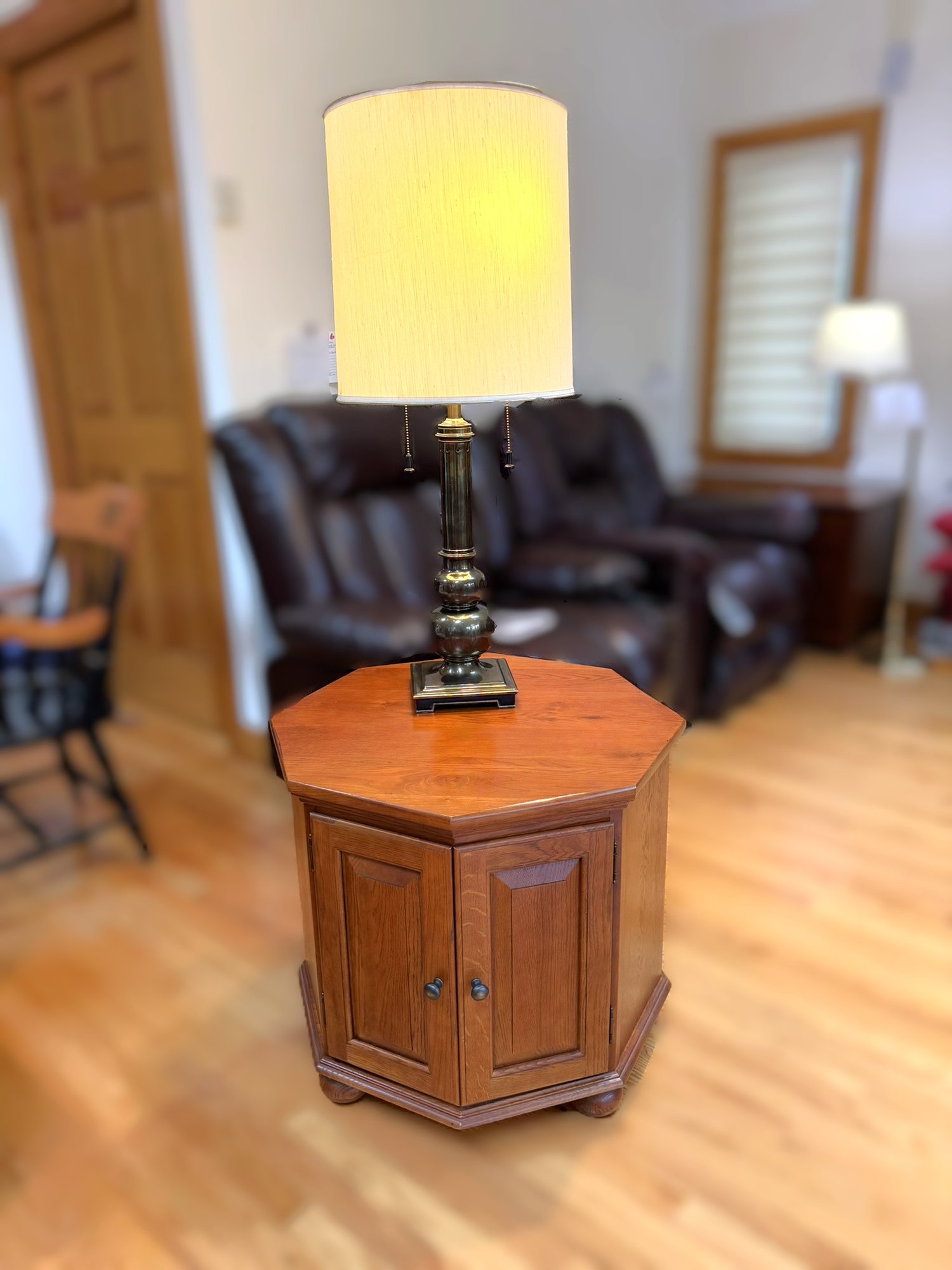 FR/ 2pcs - Octagon 2 Door Side Table And Stiffel Table Lamp - Double ...