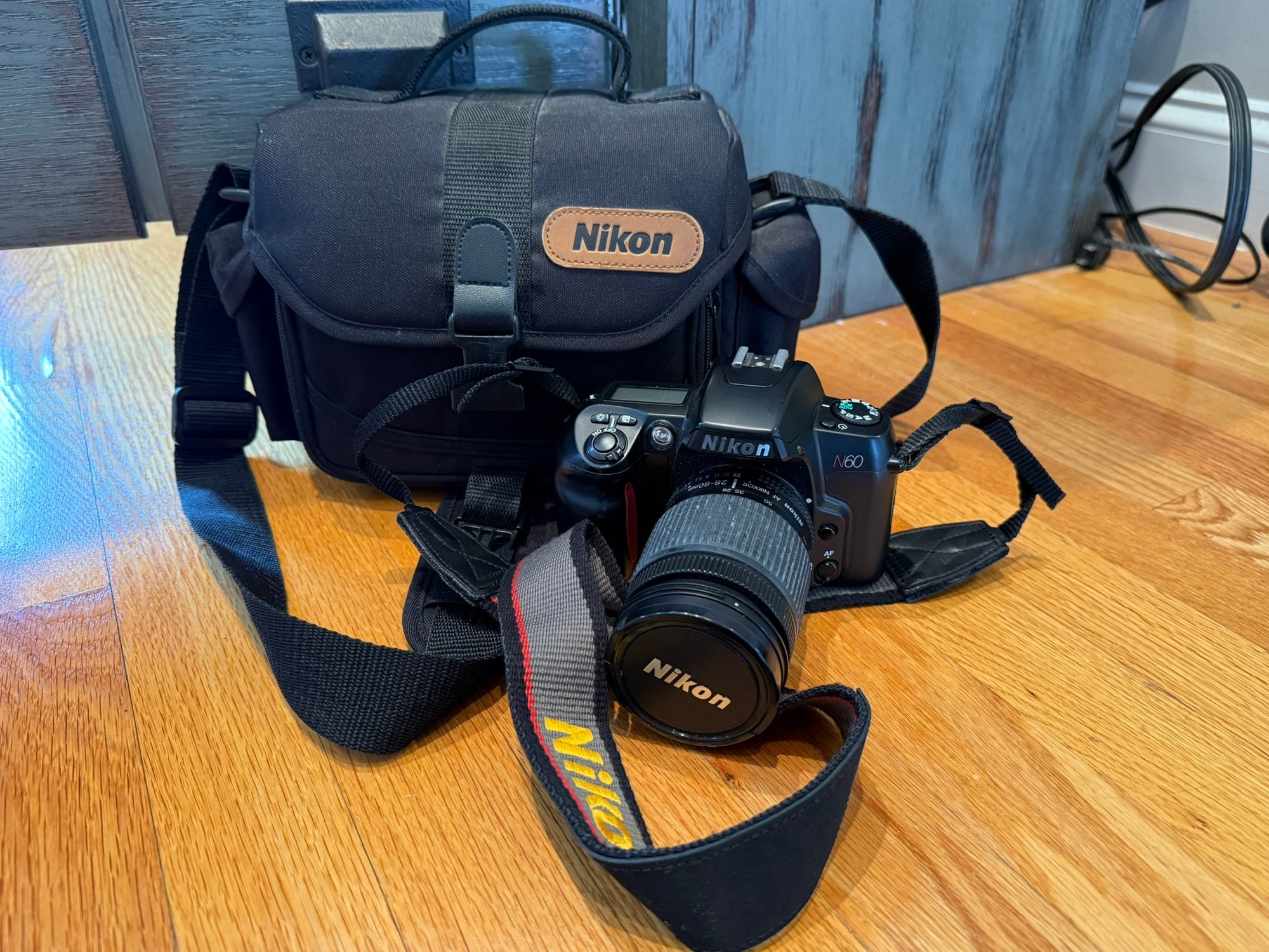 FR/ Nikon N60 35mm Camera With Strap And Original Bag #31681 ...