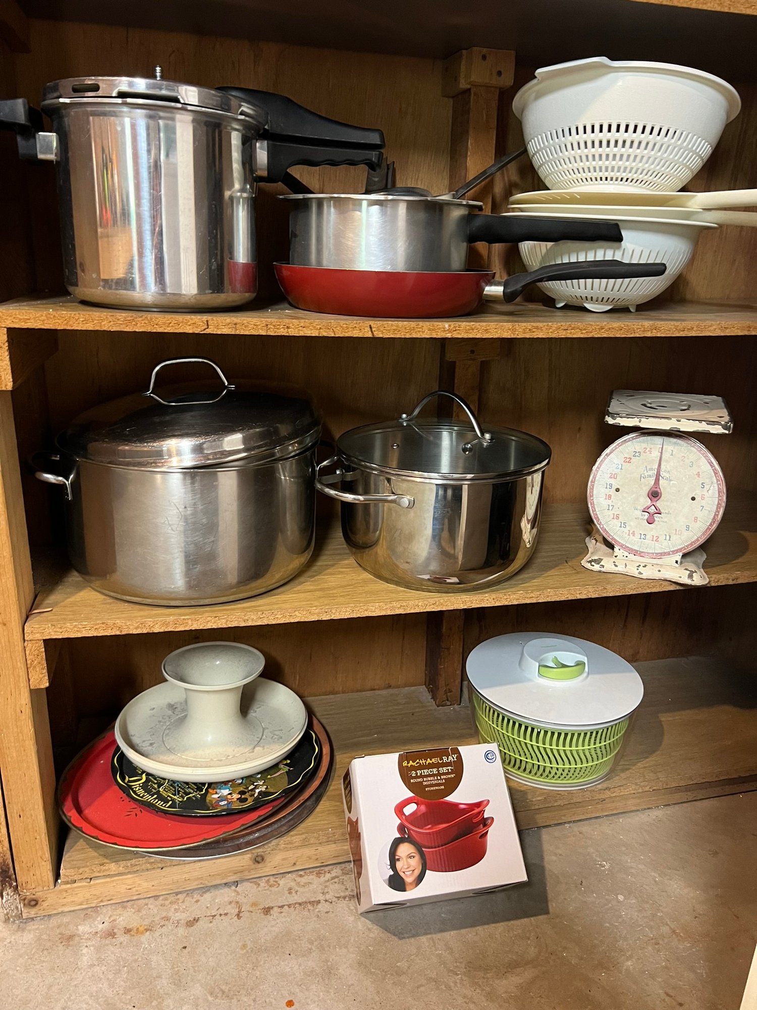 1C/ 3shelves - Assorted Cookware And Vintage American Family Metal ...