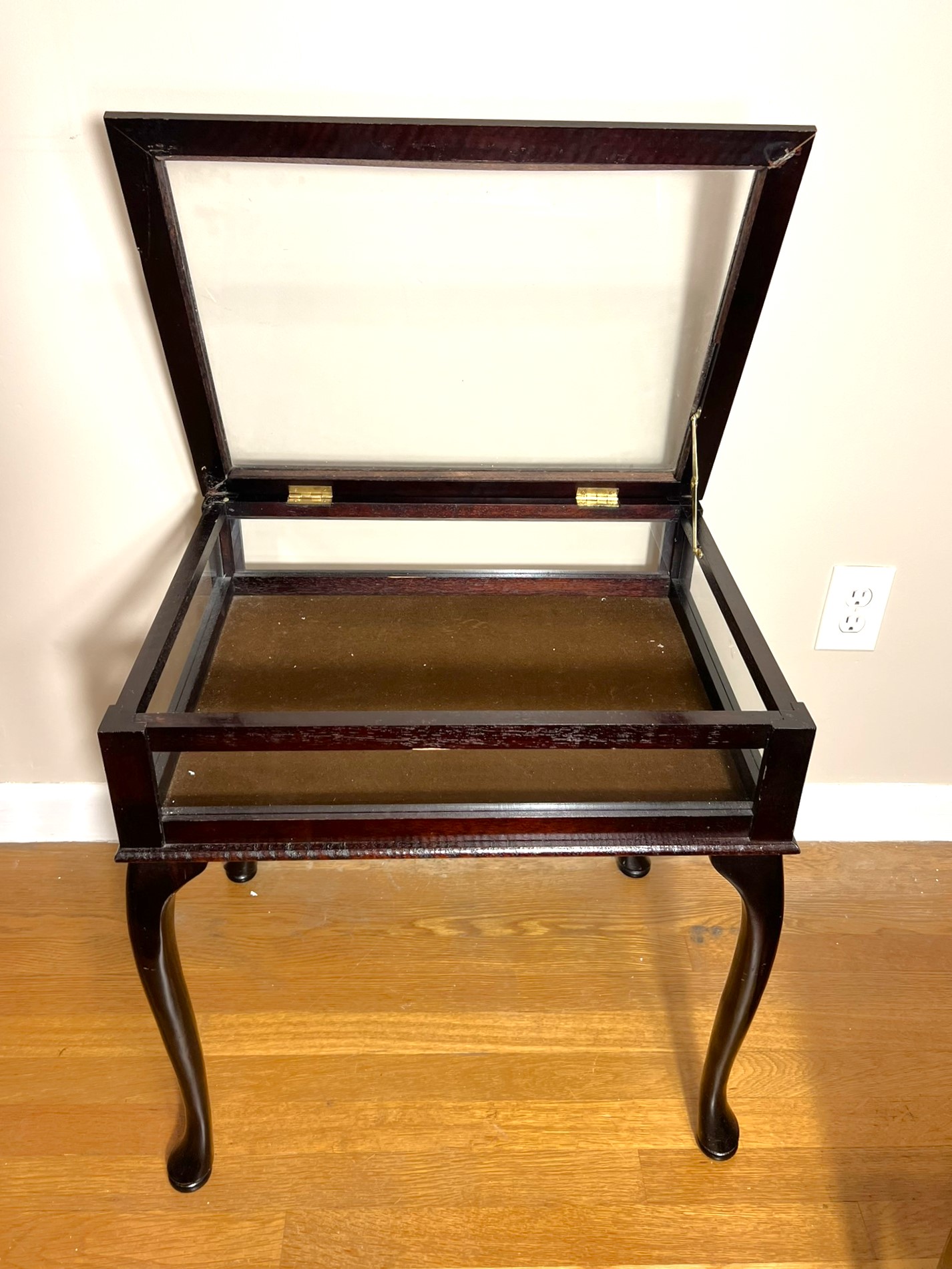 1B/ Wood And Glass Lift Top Shadow Box Display Table - Velveteen Inside ...