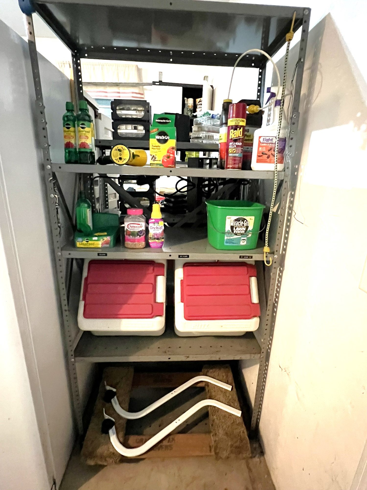G/ Metal Shelf With All Contents #2: Plant Food, Pest Control , Moving ...
