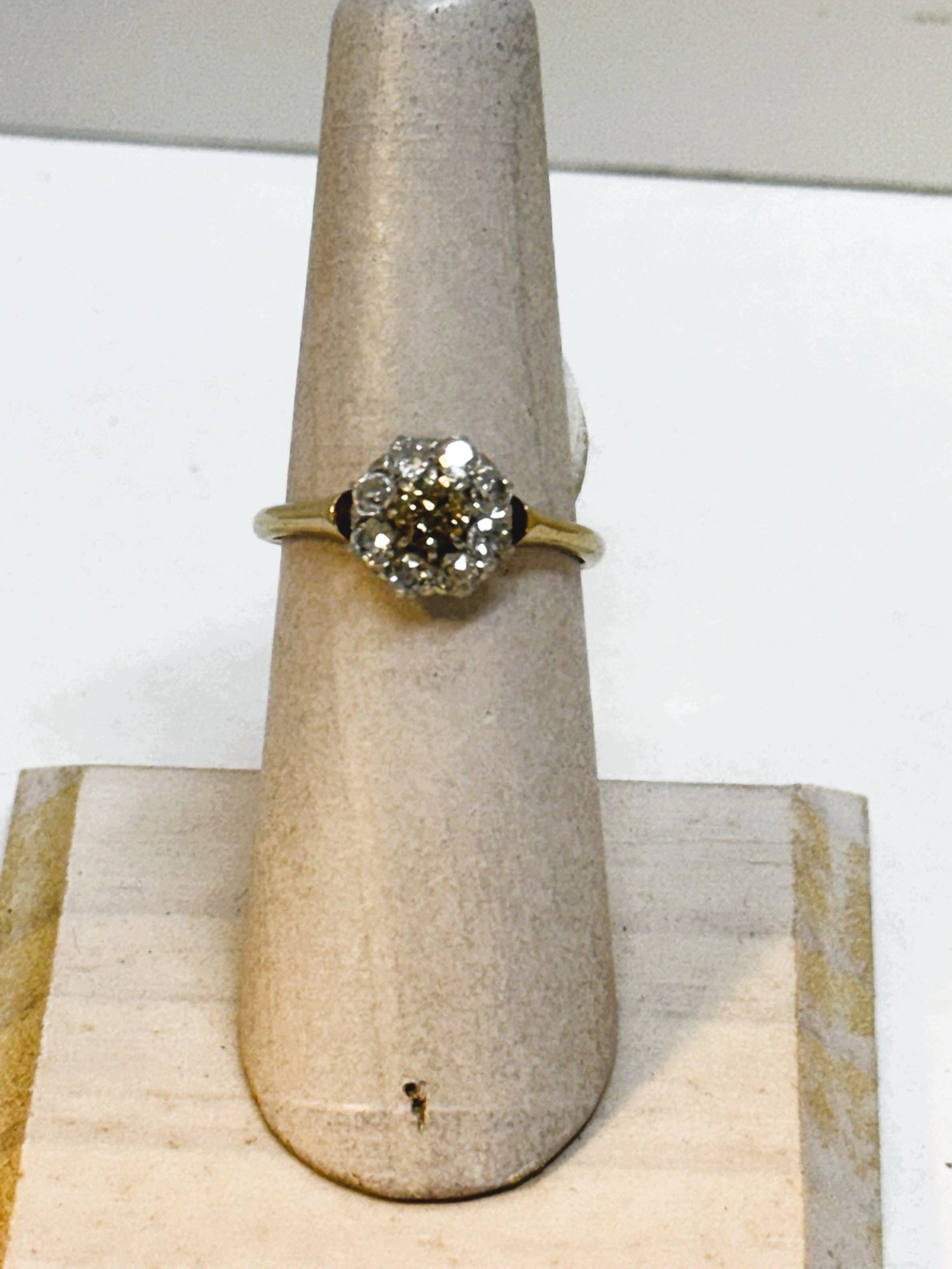 Bag / Gorgeous 14k Gold Ring - 5mm Chocolate Diamond With Eight ...
