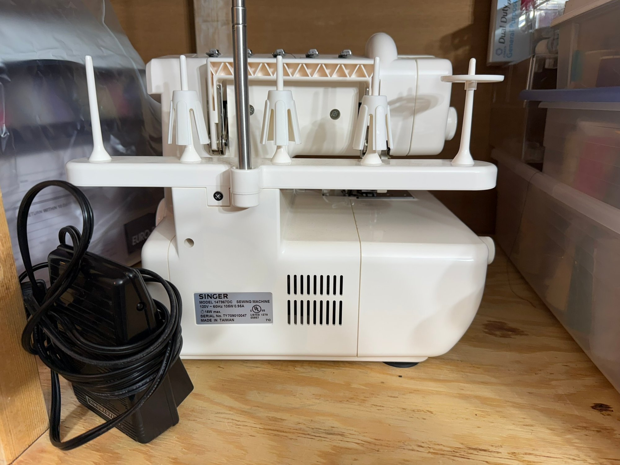 CUF1/ 2pcs - Singer Quantum Lock Sewing Machine Model 14T967DC With ...