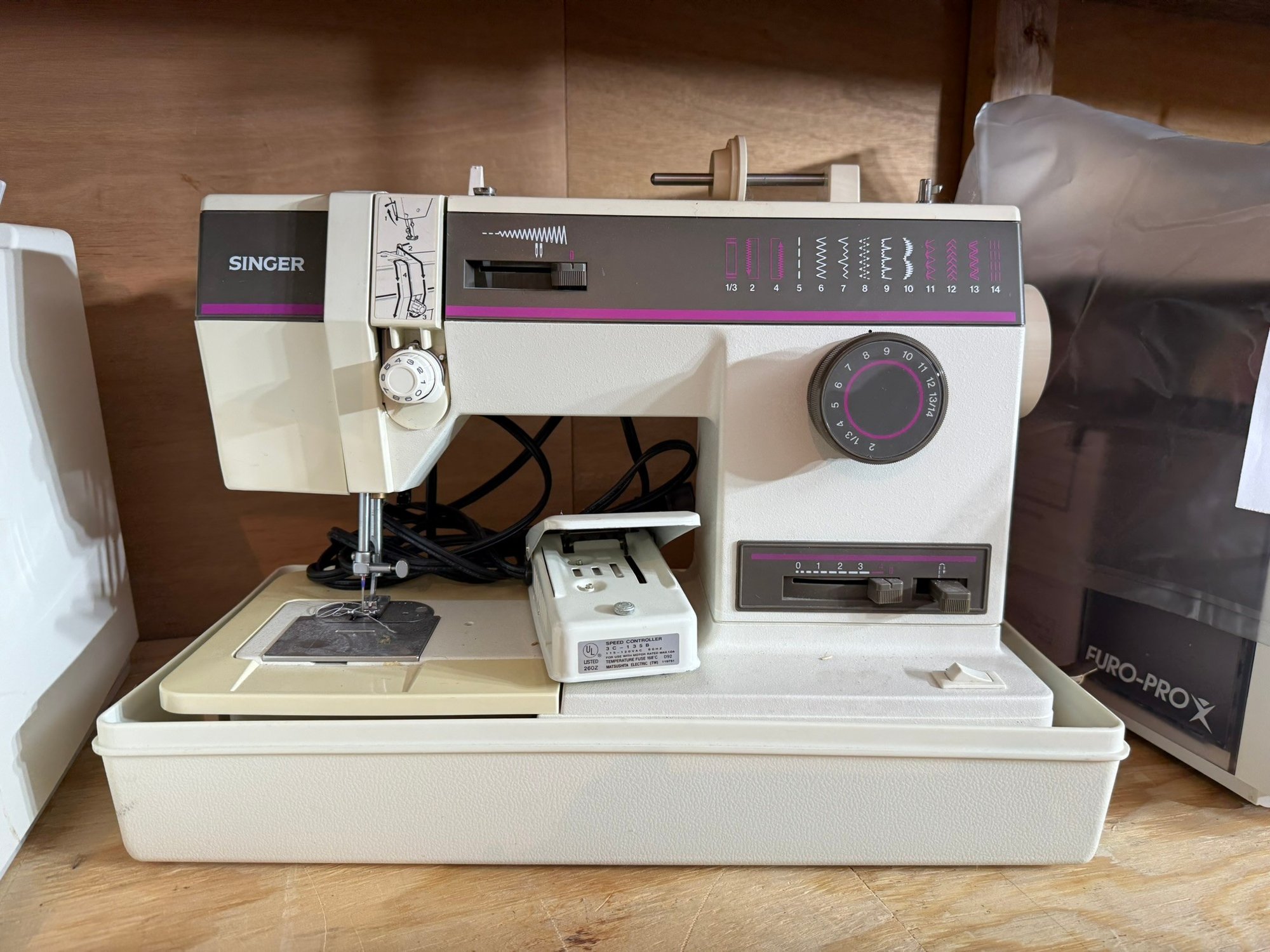 CUF1 / 2 Pcs - Singer Sewing Machine Model 9420 With Carry Case #32264 ...