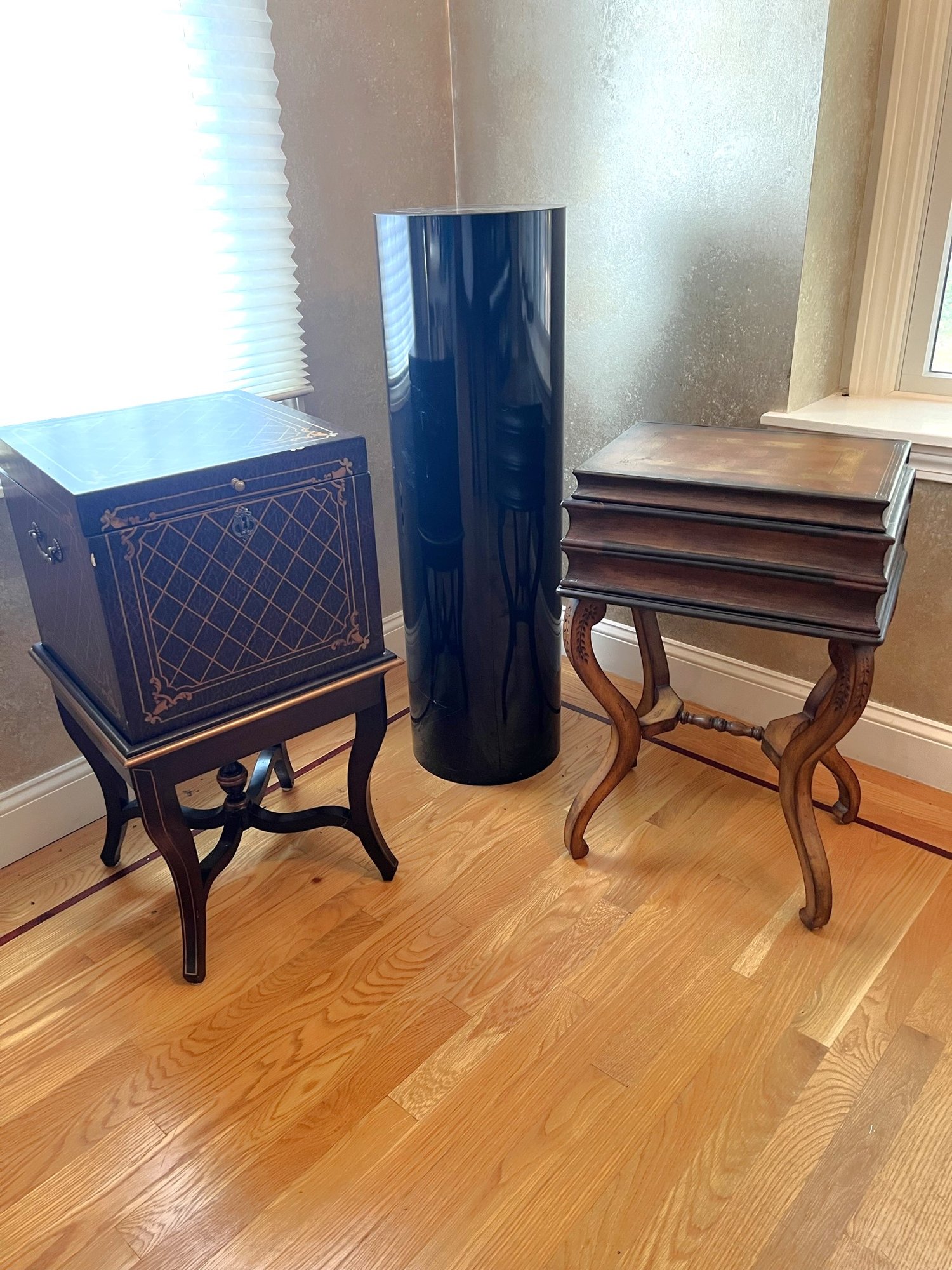 LR/ 3pcs - Decorative Accent Tables - One Resembles A Stack Of ...