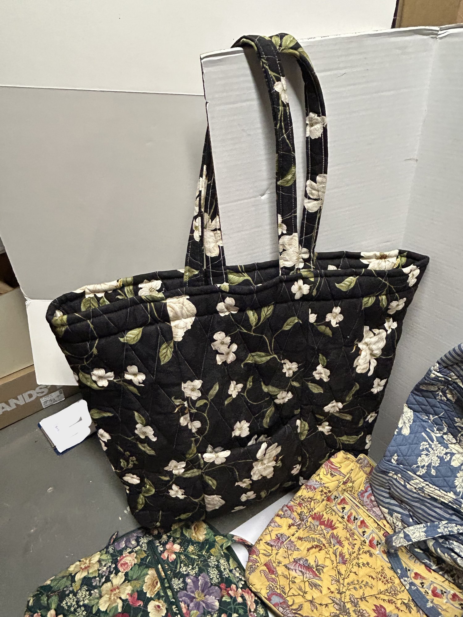 CC/ 7pcs - Large And XL Quilted Floral Tote Bags - Ellen Originals Etc ...