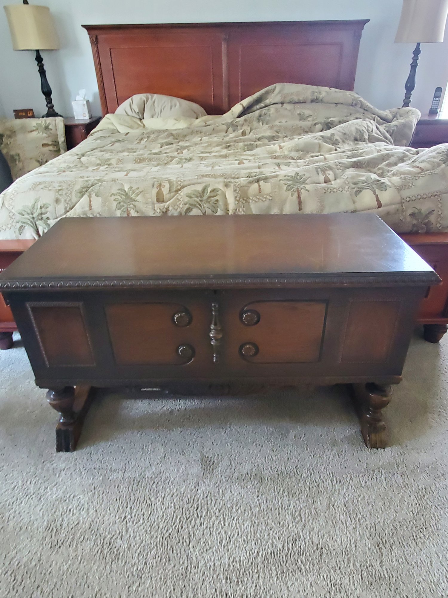 Antique Colonial Red Cedar Chest #5493 | Auctionninja.com