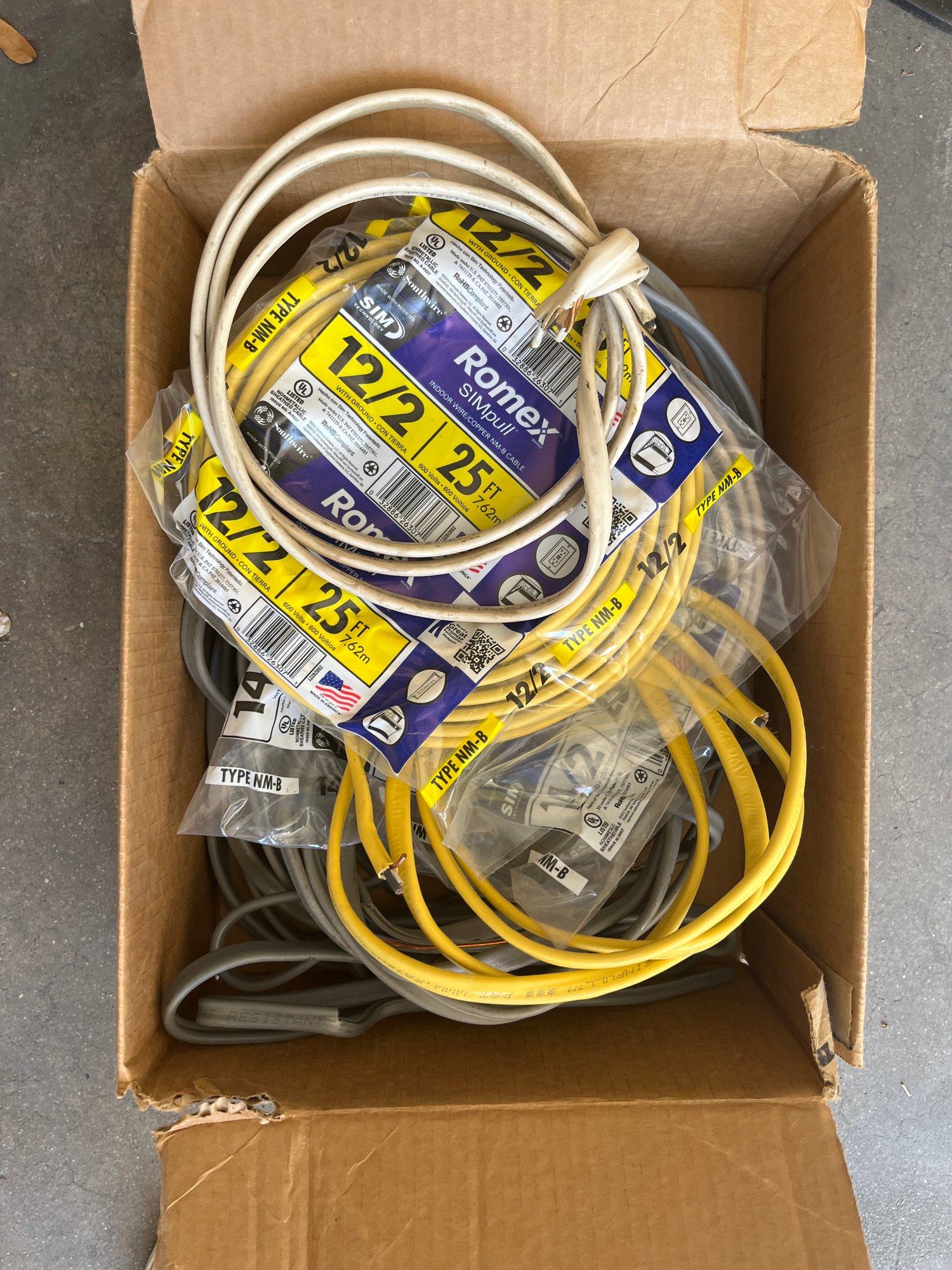 Box Of Electric Wires #11089 | Auctionninja.com