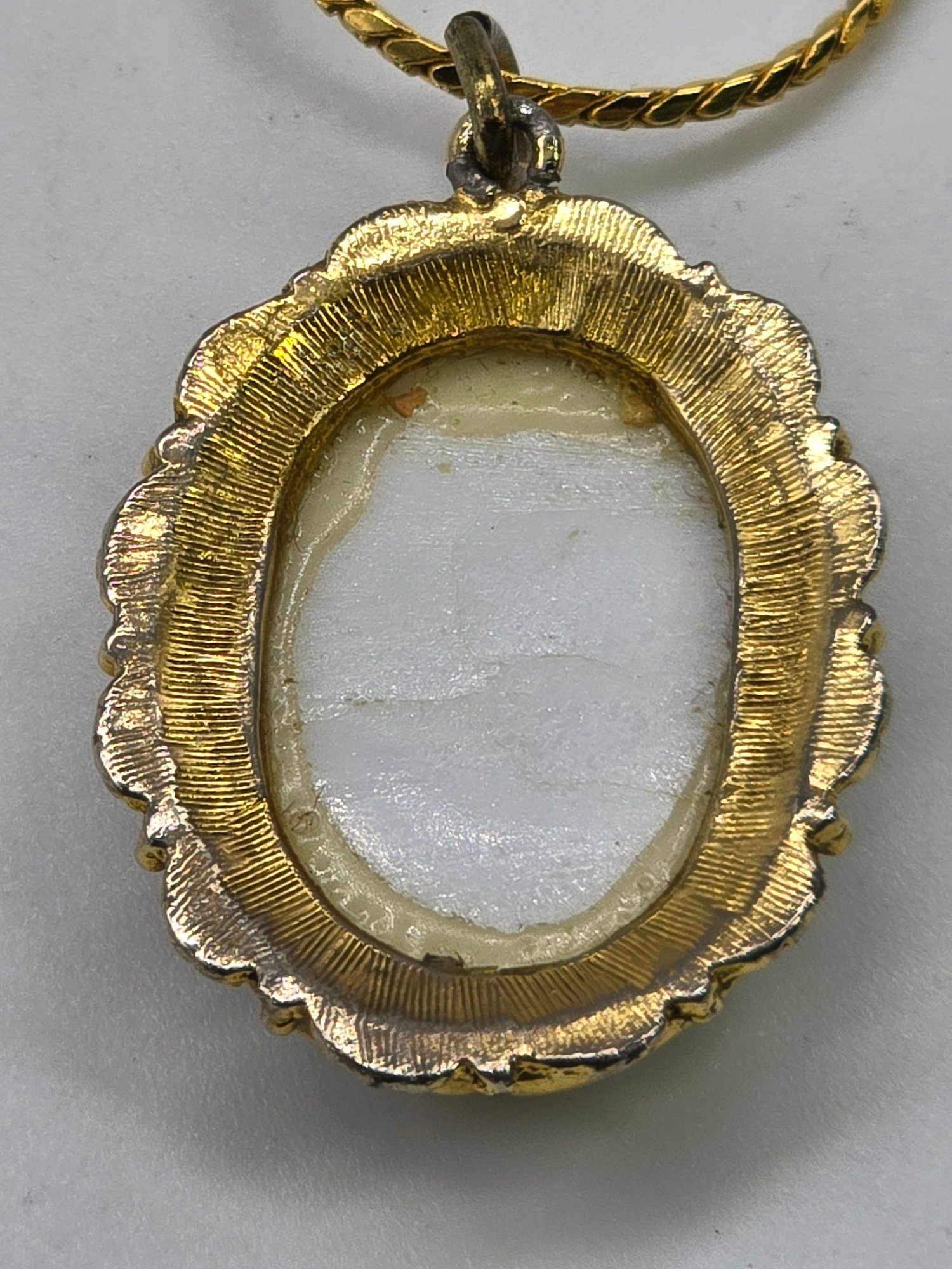 Lot 821LC- Monet Signed Mona Lisa Portrait Art Themed Pendant On ...