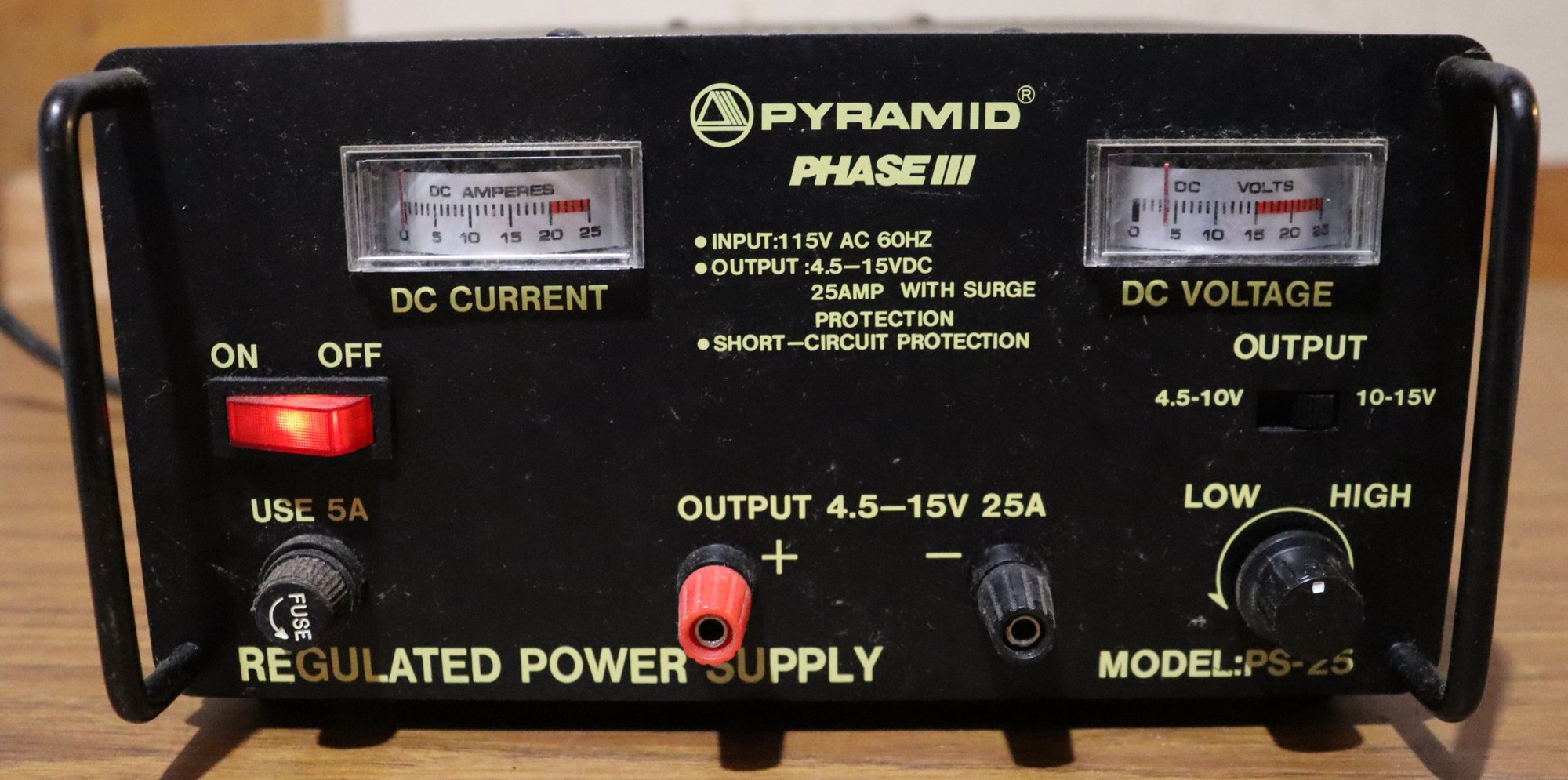 Lot 448 - Ham Radio Gear - Pyramid Phase III Regulated Power Supply ...