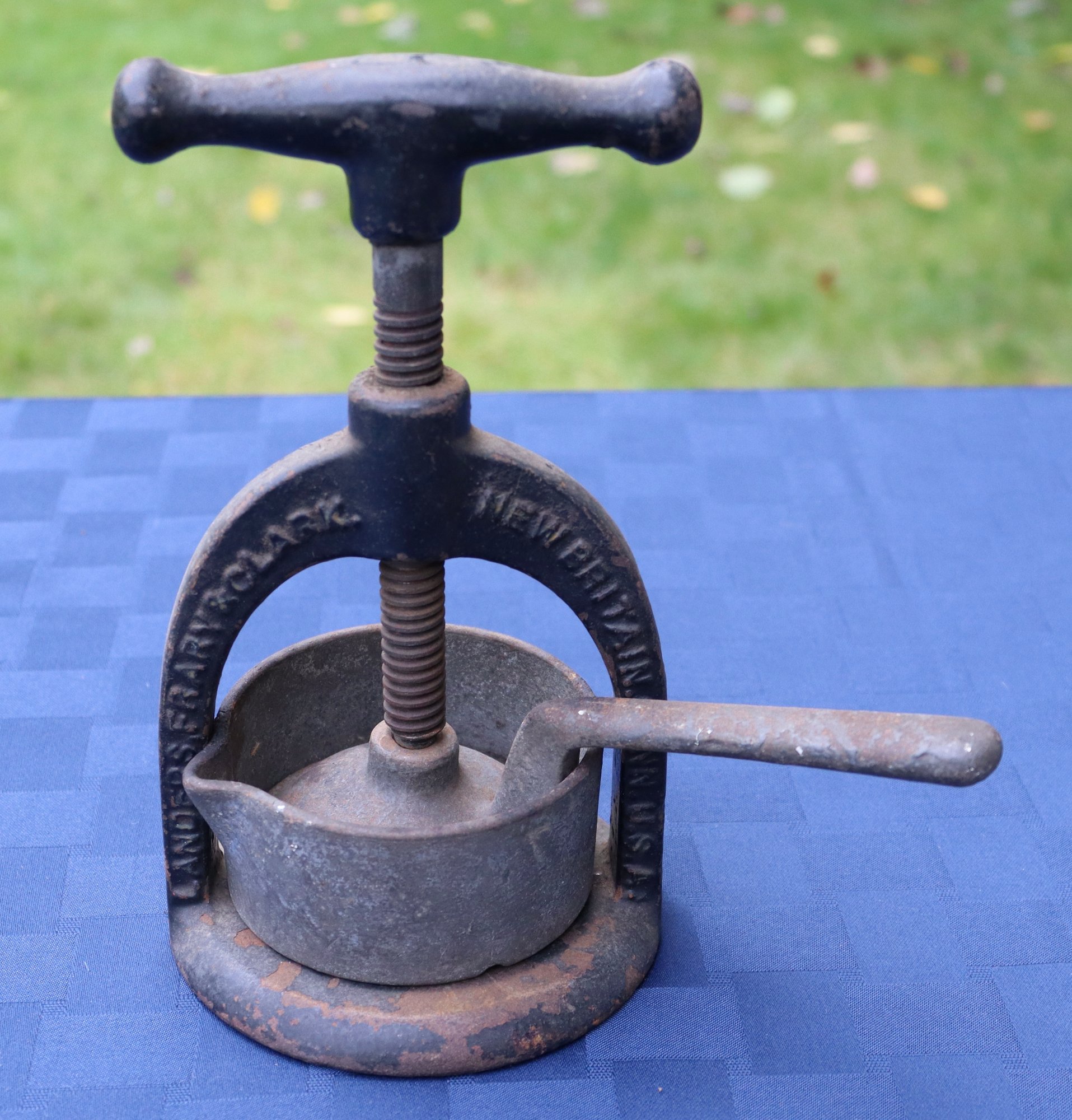 Lot 251 - Vintage Landers Frary & Clark Columbia Meat Juice Press - Farmhouse Decor #17820 ...