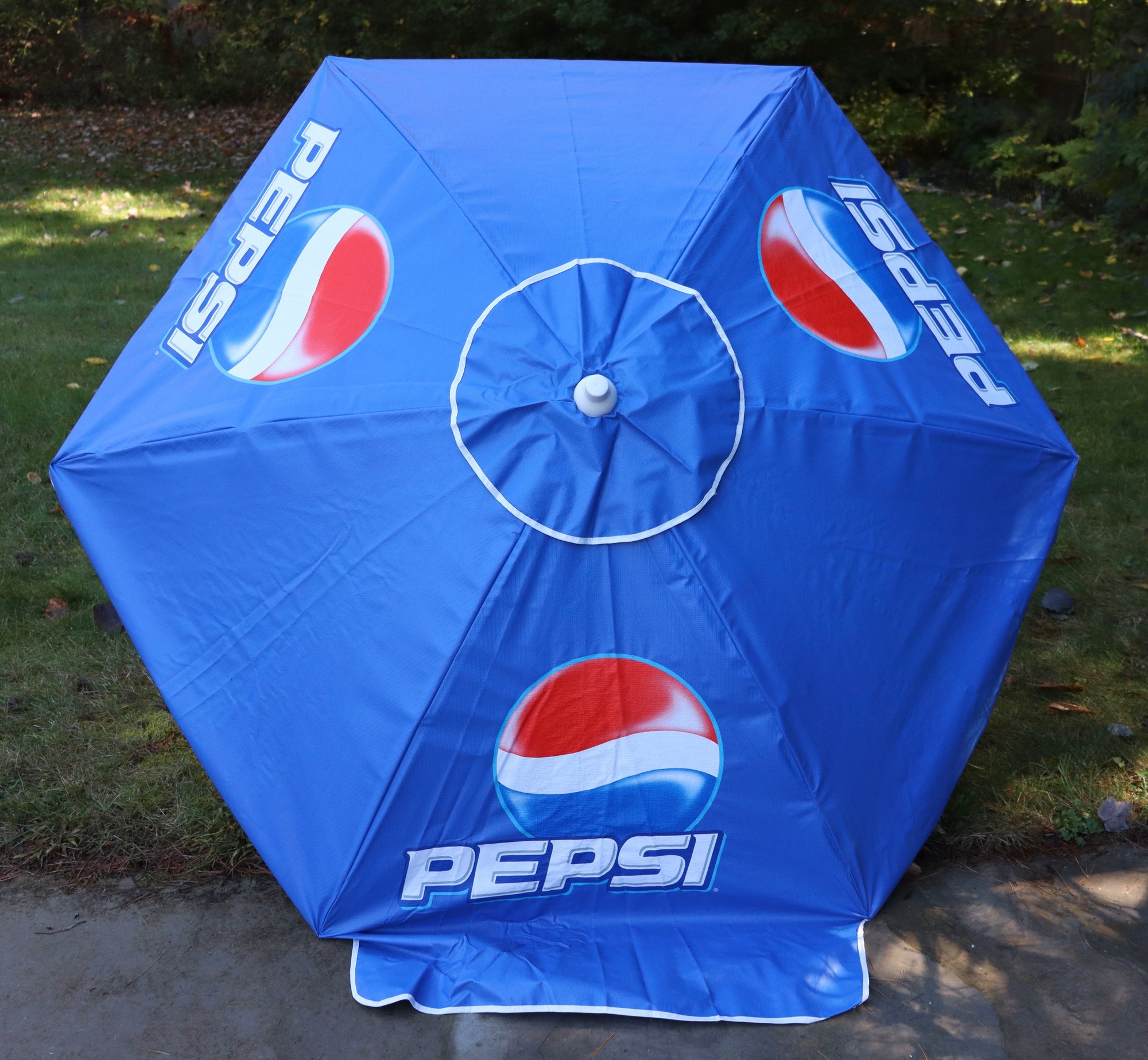 Lot 275 - Pepsi Royal Patio Umbrella New In Box- Nice! #17992 ...