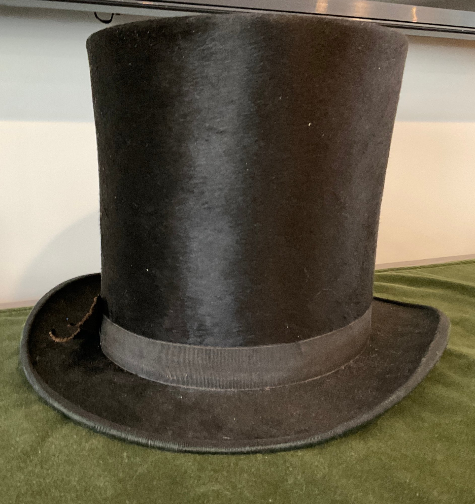 Lot 81- 1800s Antique Beaver Black Mens Top Hat From Paris #3228 ...