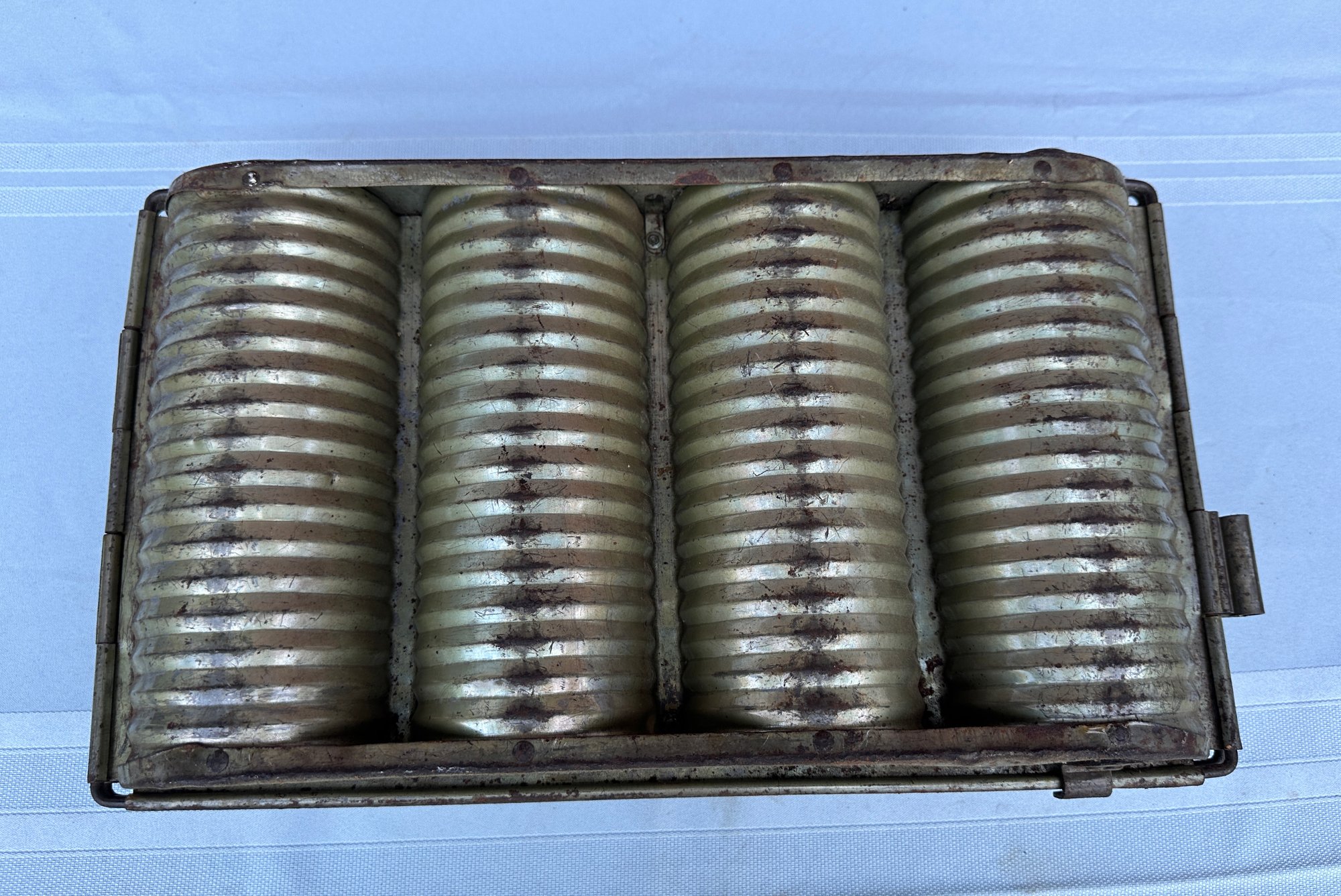 Lot 330 - 1800s-1900s Encased Brown Bread Pan - Cylindrical Milk 4 ...
