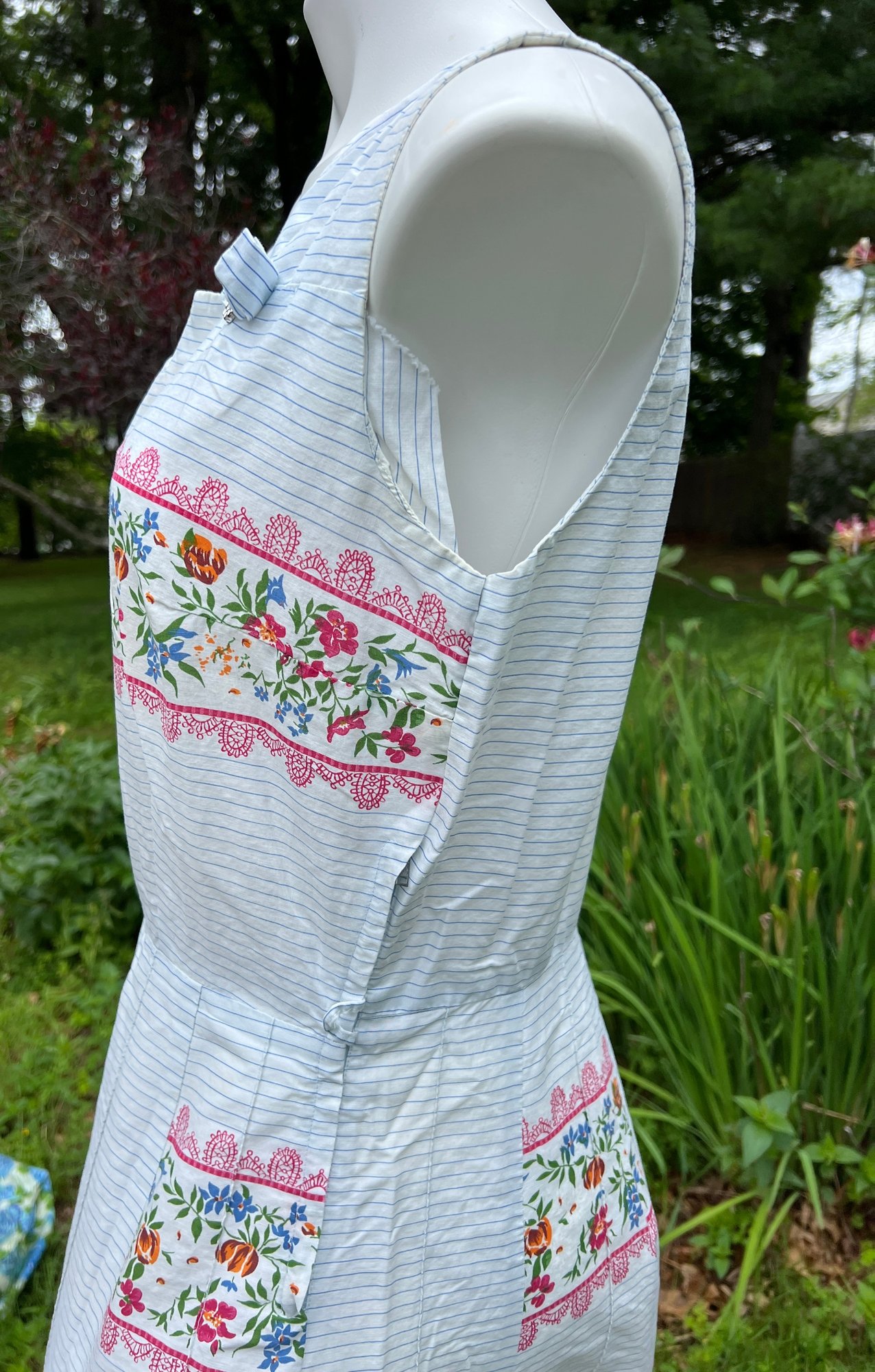 Lot 503 - Lovely! Hand Made Cotton 1950s House Dress Vintage Size 10 ...