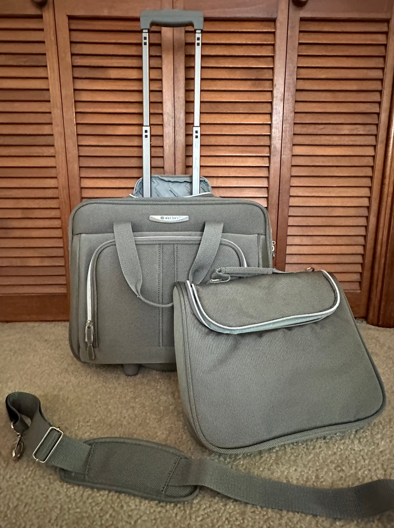 Lot 312- Delsey Small Carry On Luggage - With Laptop Case - Suitcase ...