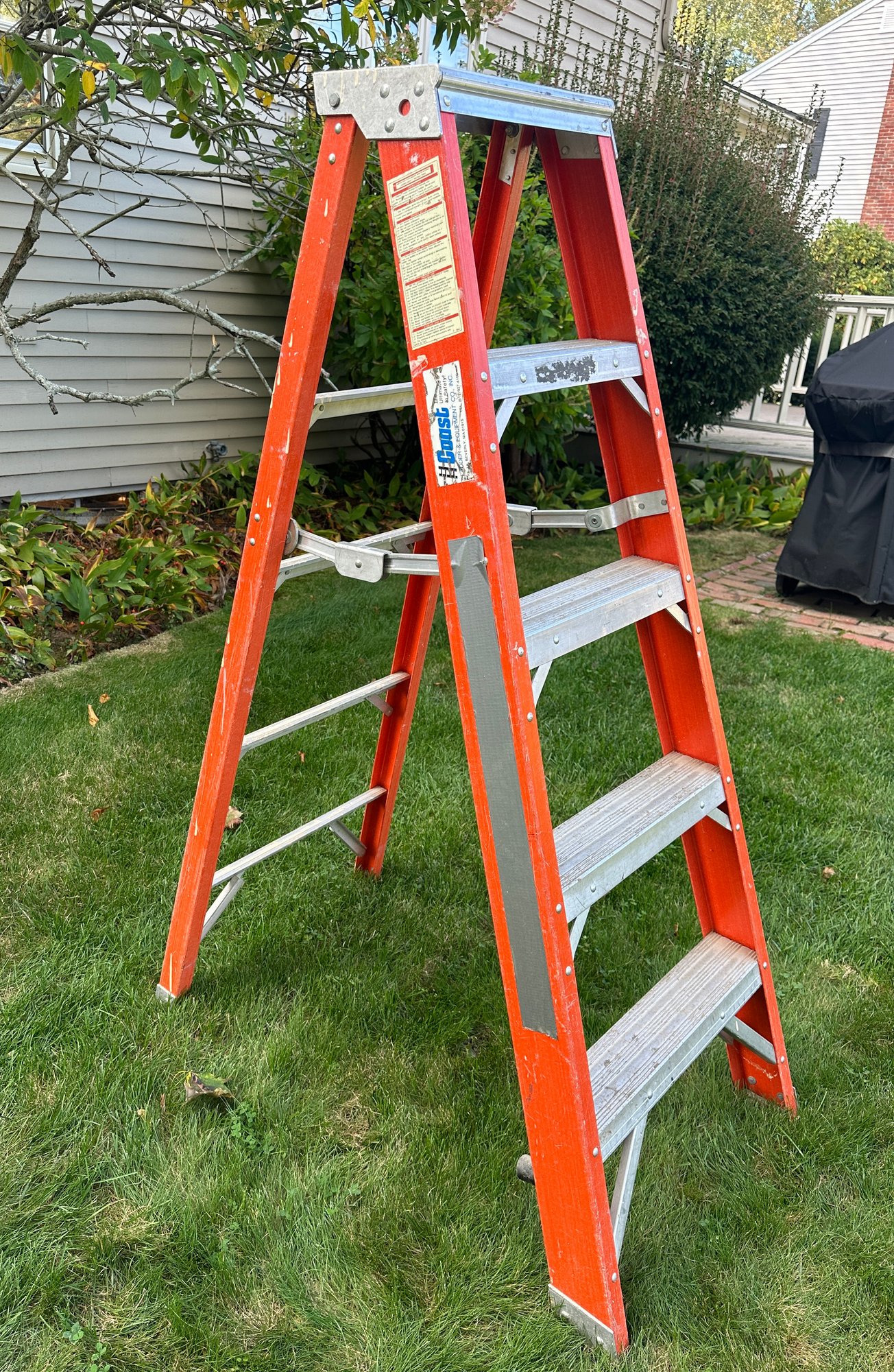 Lot 388LAWN - Electrical Use Cuprum Heavy Duty Model 410 - 5 Foot Step ...