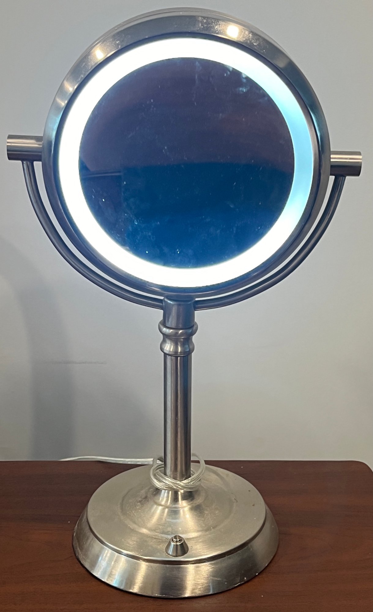 Intertek Electric Lighted Double-side Magnifier Mirror- Model T01635 ...