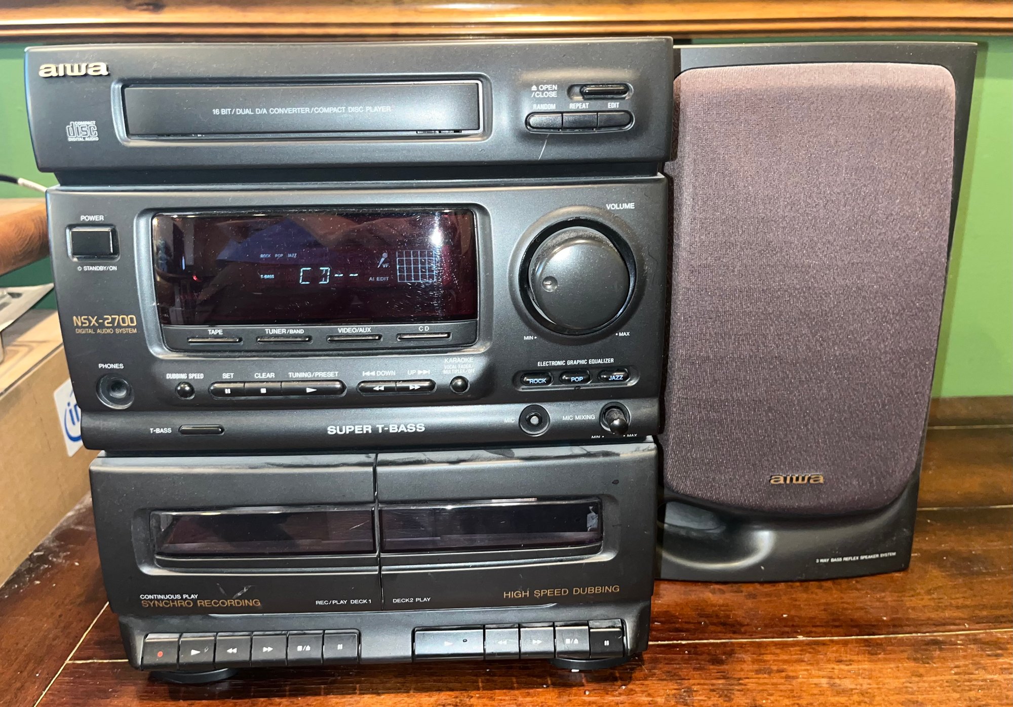 Aiwa Digital-audio System NSX-2700 #83720 | Auctionninja.com