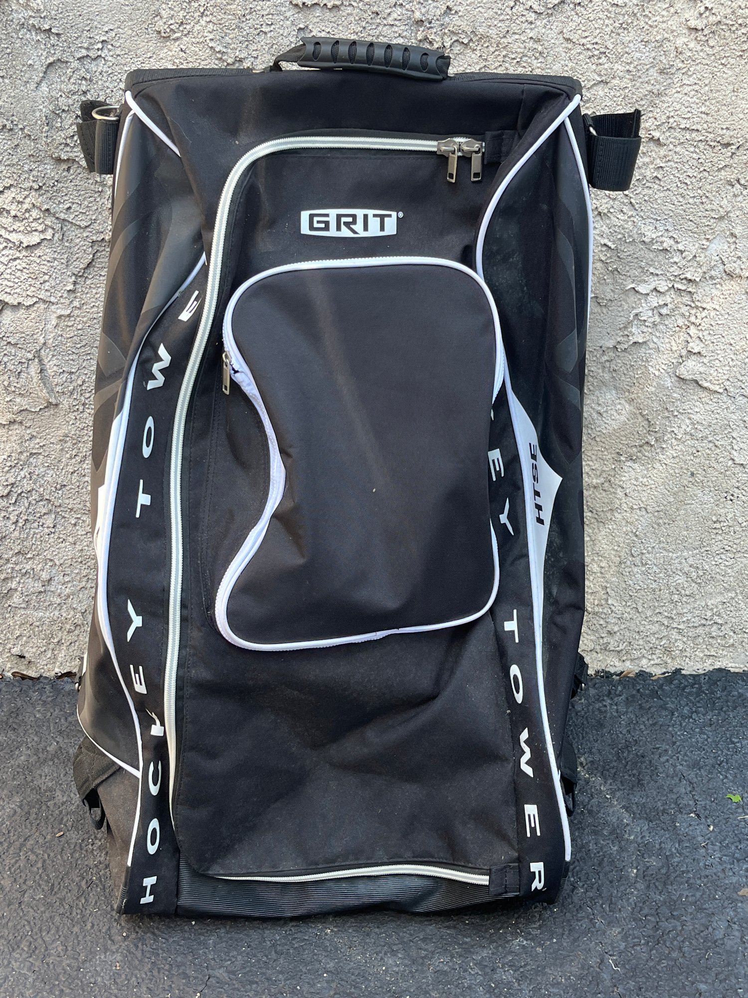 Grit Tower Hockey Bag On Wheels #112558 | Auctionninja.com
