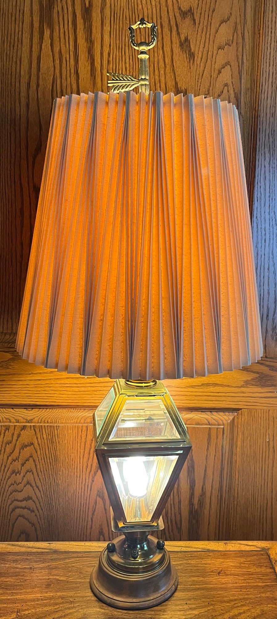 Brass 3-way Setting Lantern Style Table Lamp #112709 | Auctionninja.com