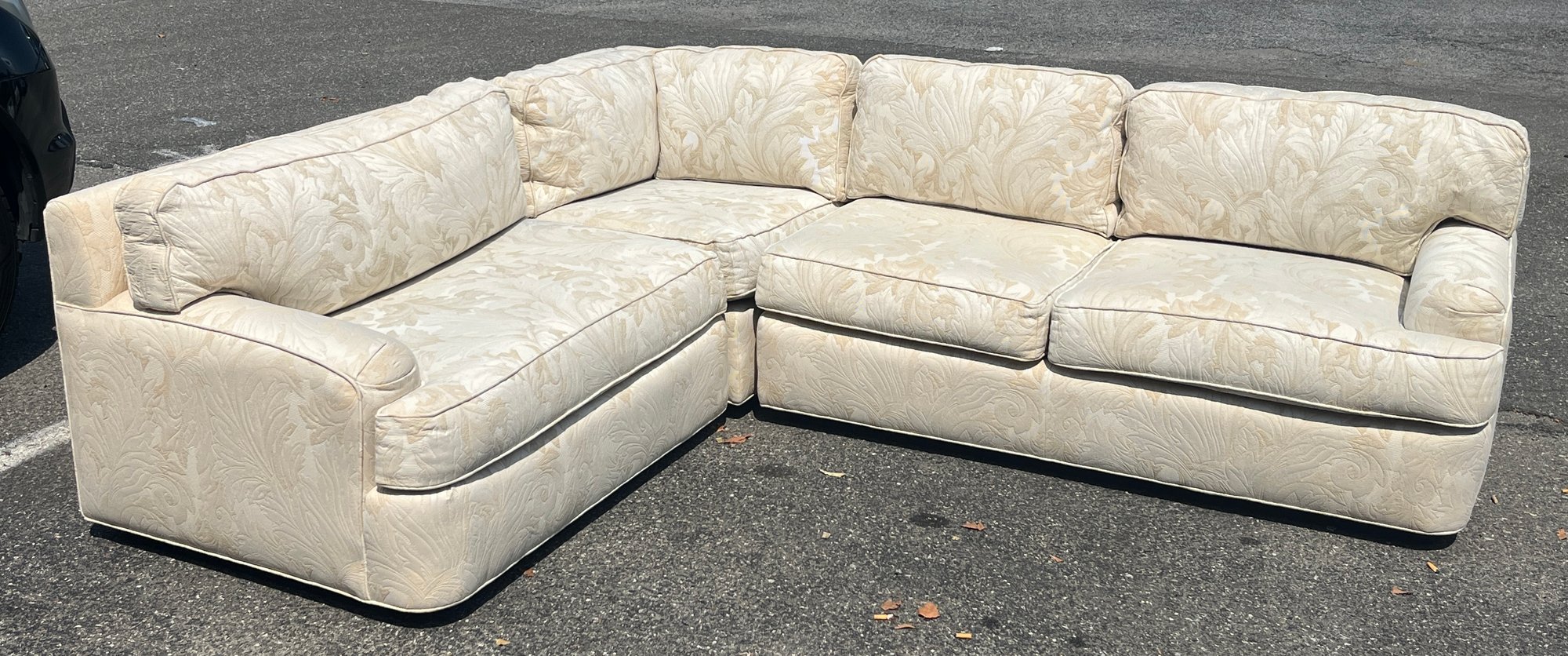 Rose Furniture Cushioned 3-piece Sectional Sofa #111326 | Auctionninja.com