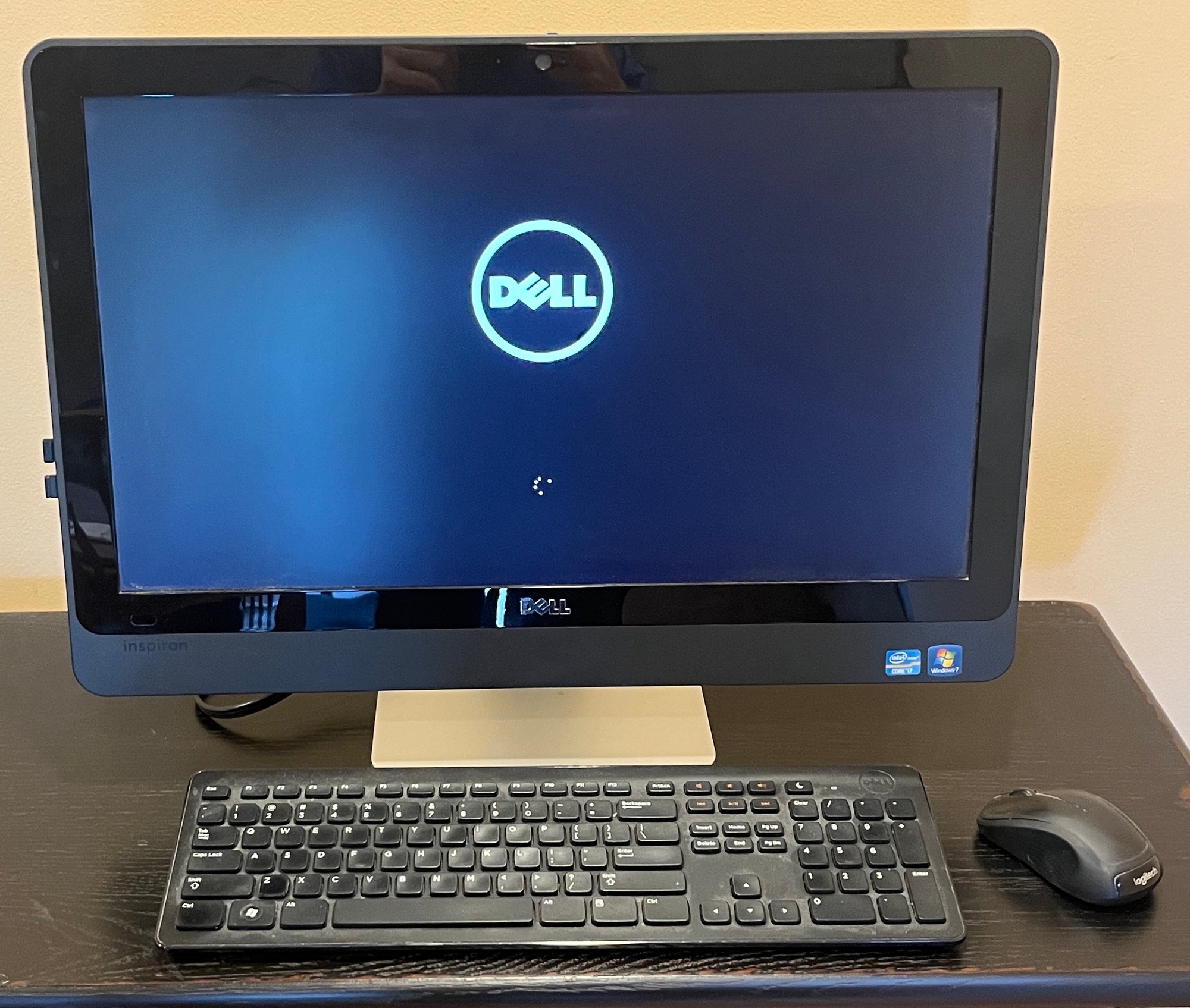 Dell Inspiron One 2330 Computer With Wireless Logitech Mouse & Wireless ...