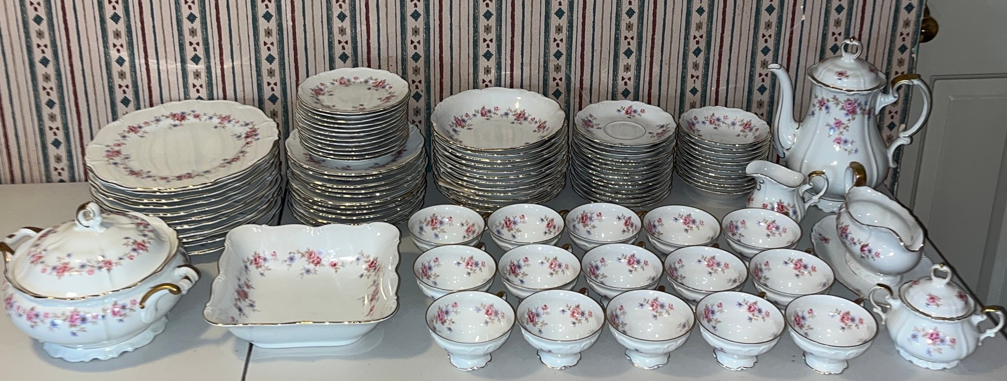 Edelstein Florence Fine China Set - 95 Pieces Total - Made In Germany ...