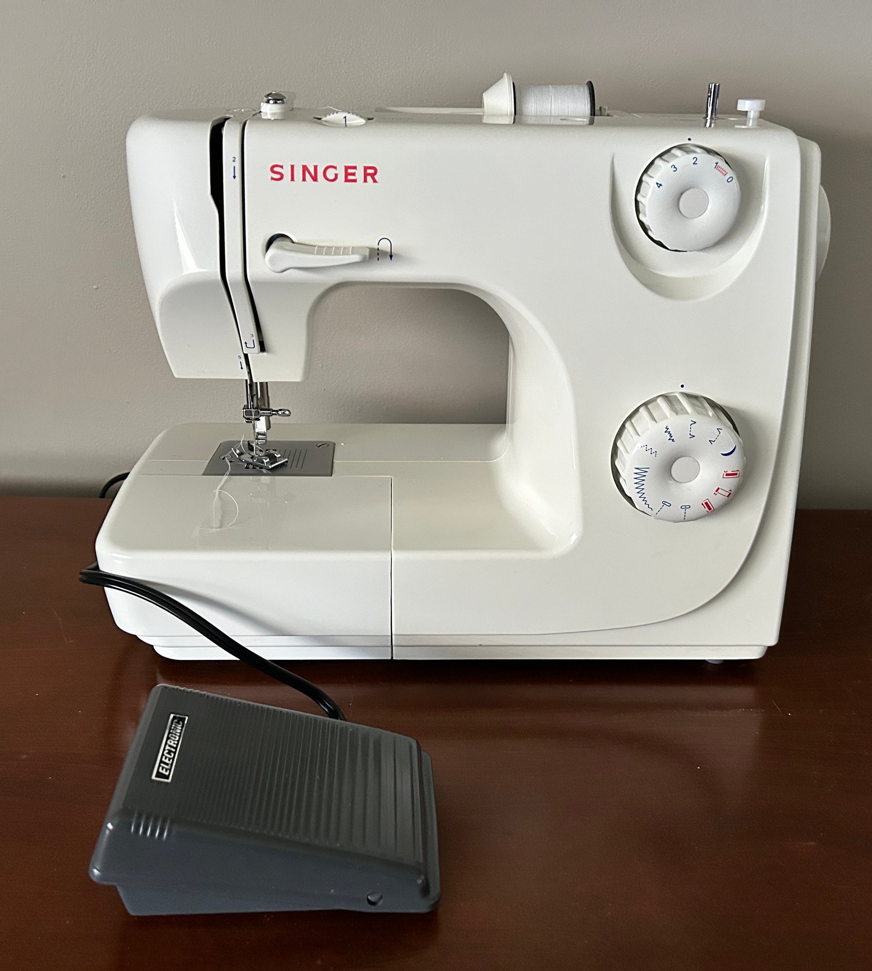 Singer Prelude 8280 Sewing Machine With Its Foot Pedal #147547 ...