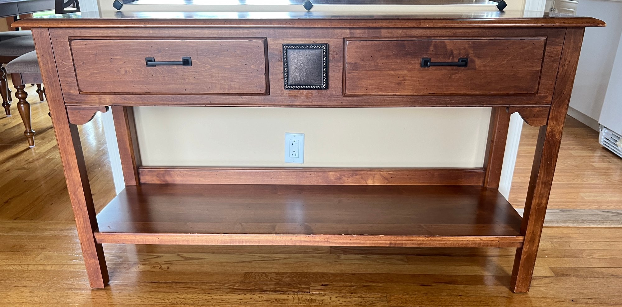 Ethan Allen Entryway Console Table #114221 | Auctionninja.com