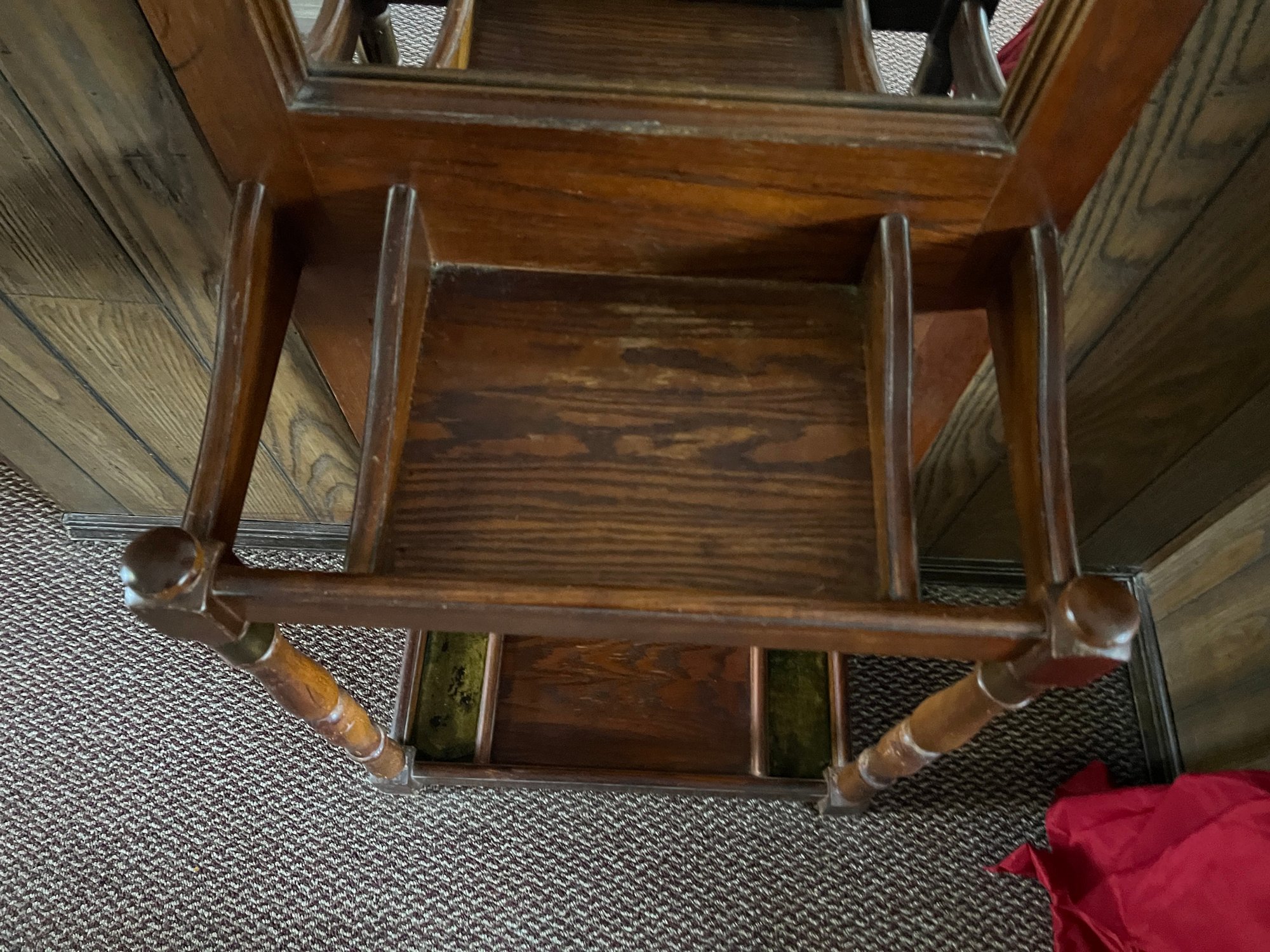 Pulaski Furniture Hall Tree #136745 | Auctionninja.com