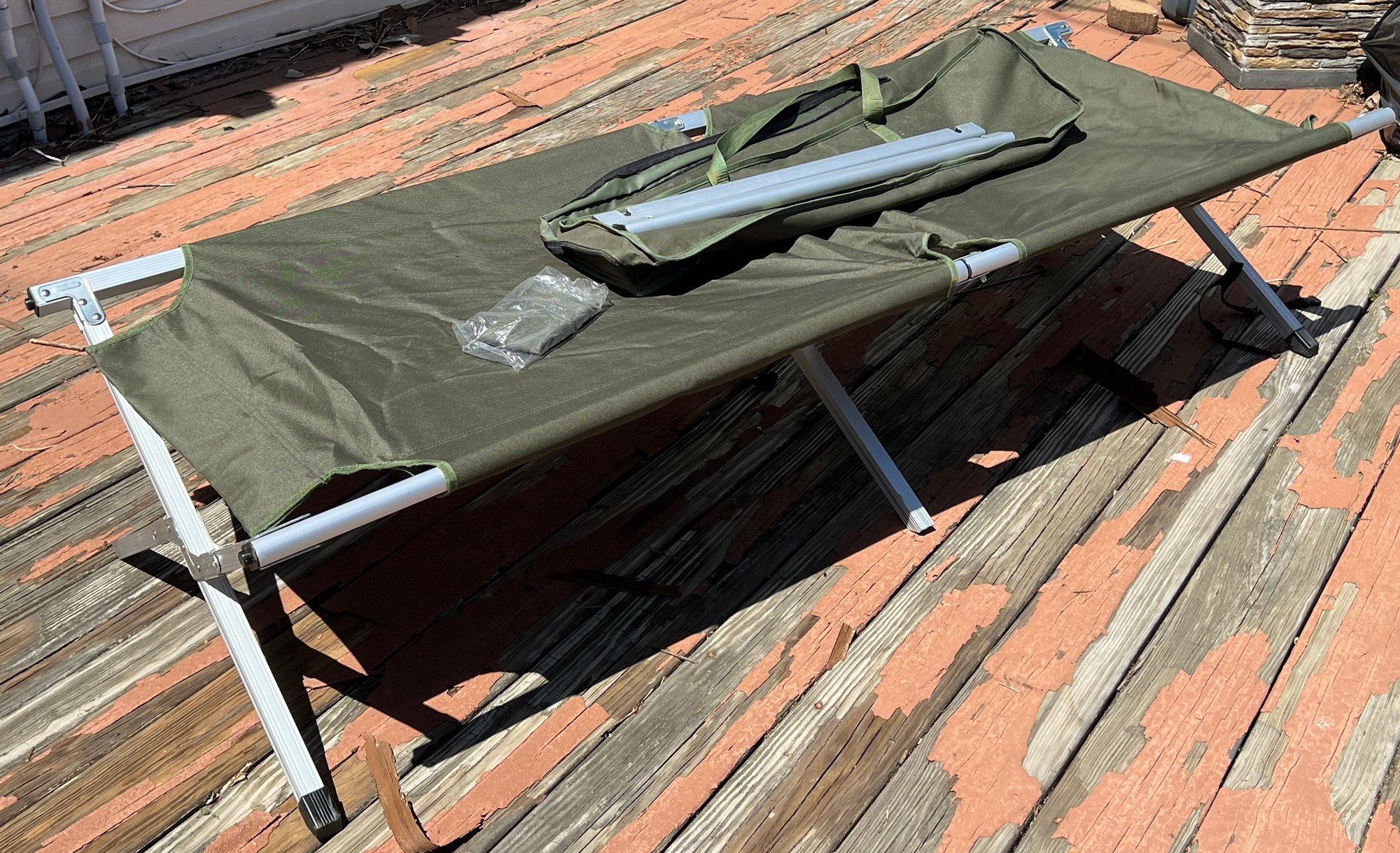 Military Folding Cot With Carrying Bag #133037 | Auctionninja.com