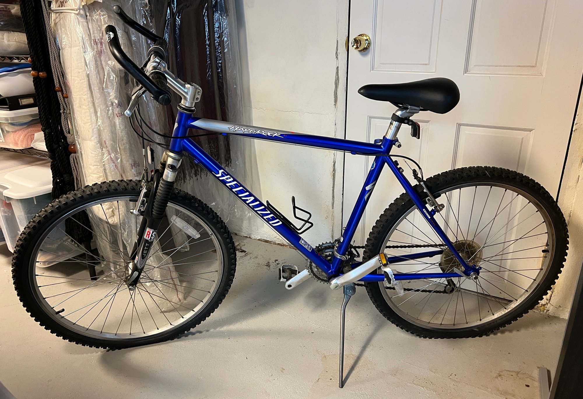 Specialized Hardrock Mountain Bike, 19" Frame #137934 | Auctionninja.com