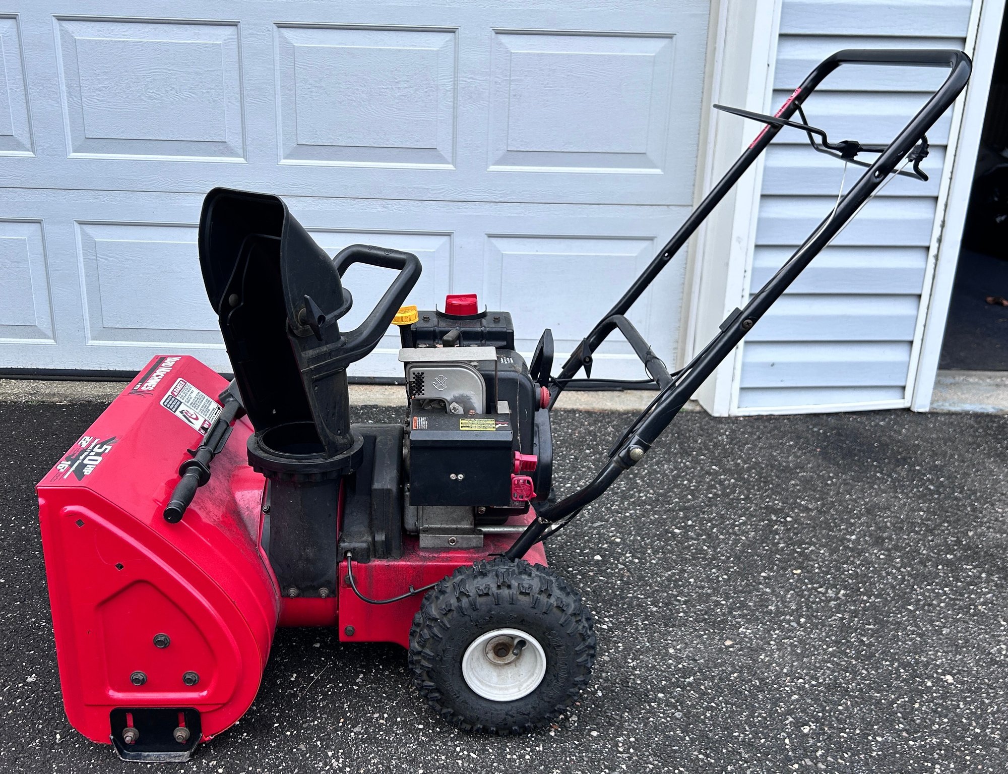 MTD Yard Machine 22" 5hp Compact 2 Stage Snow Thrower Model 31A-380D000 ...