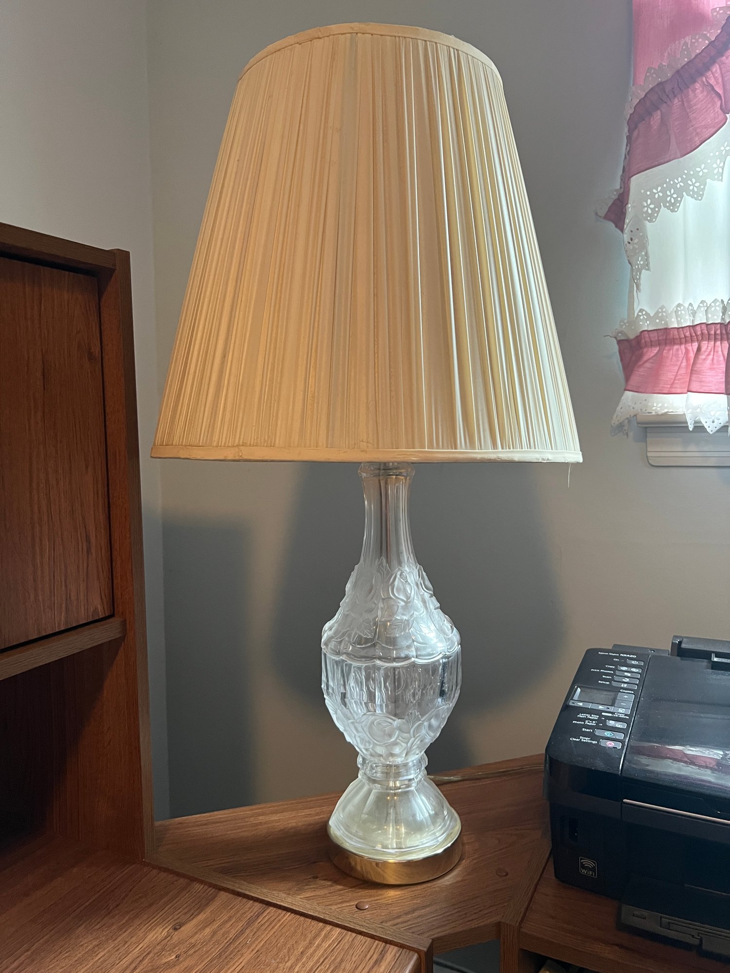 Floral Embossed Glass Table Top Lamp #114361 | Auctionninja.com
