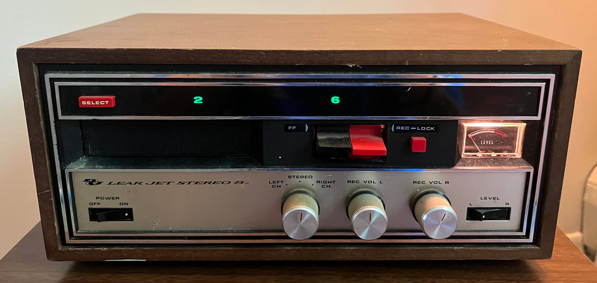 Lear Jet Stereo 8 Track Player Model No: H- 350 #108208 | Auctionninja.com