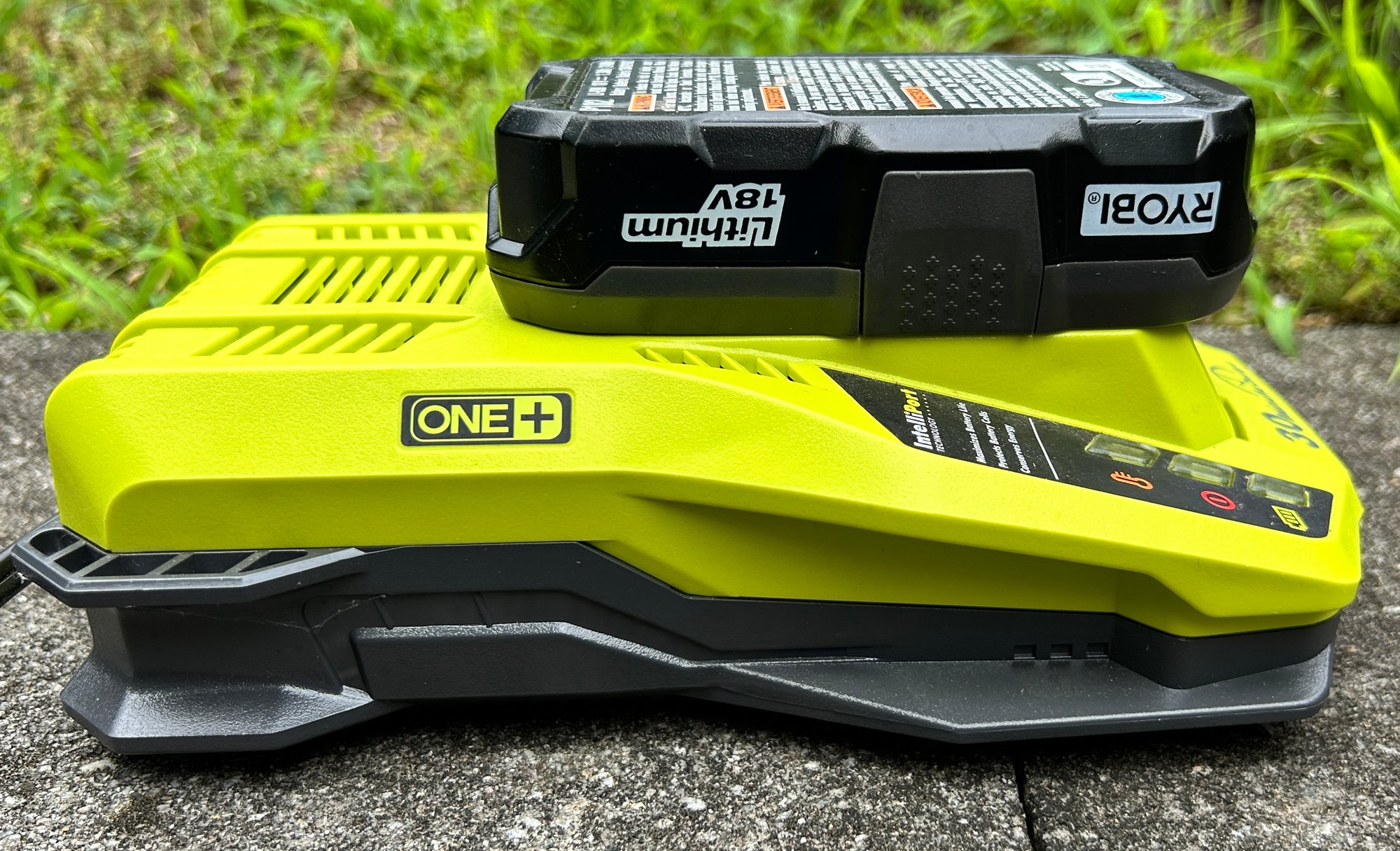 Ryobi One 30 Minute Charger And Rechargeable Battery #108353 ...