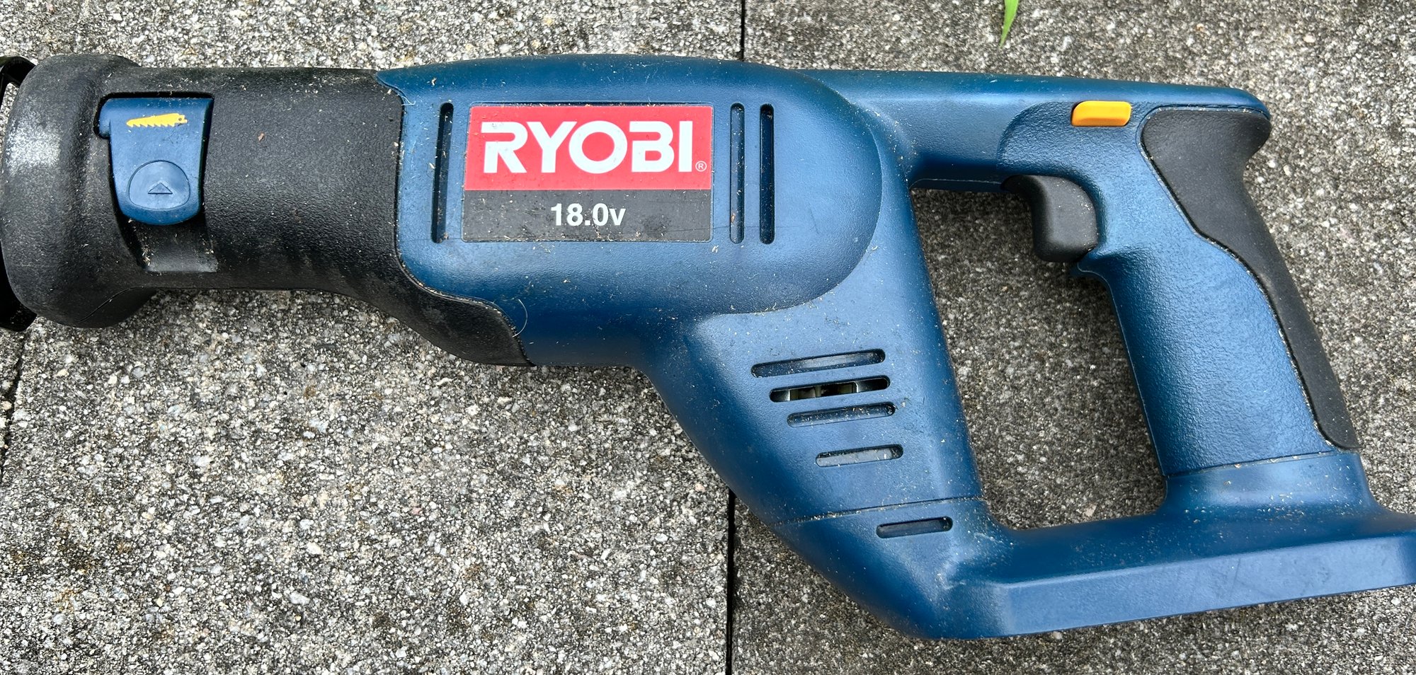 Ryobi 18.0 Volt Cordless Reciprocating Saw #108354 | Auctionninja.com