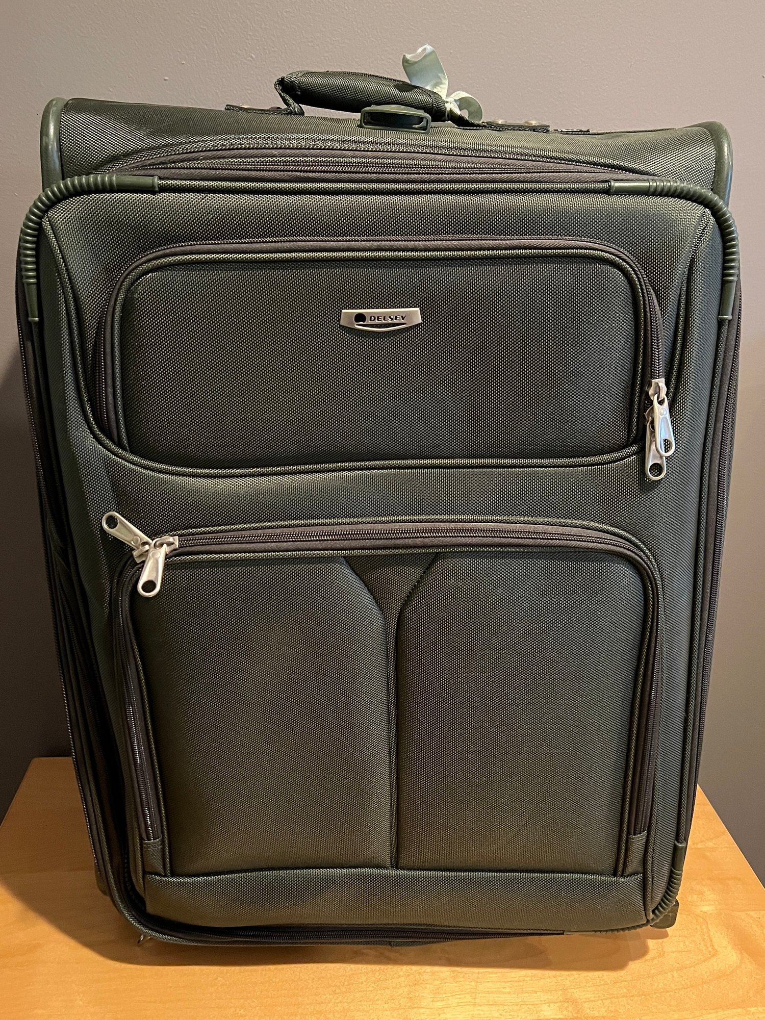 Delsey Soft Side Rolling Luggage #148017 | Auctionninja.com