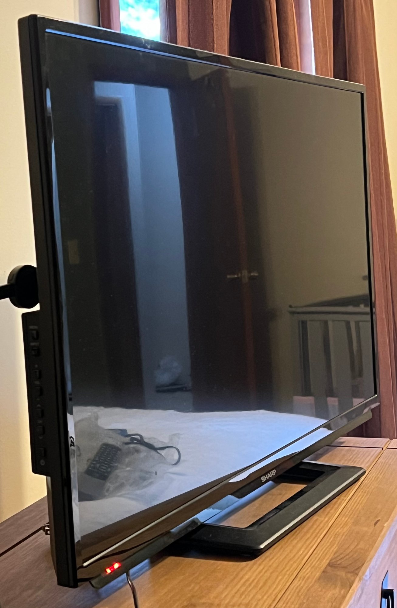 Sharp 32 Inch Screen TV Model No: LC-32LB261U #106714 | Auctionninja.com