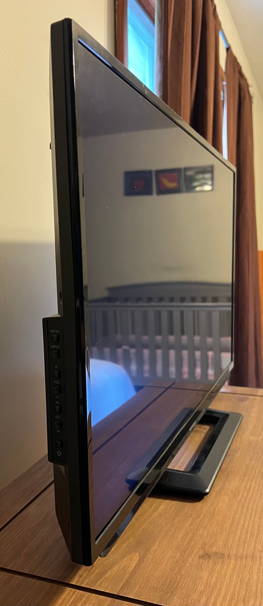 Sharp 32 Inch Screen TV Model No: LC-32LB261U #106714 | Auctionninja.com