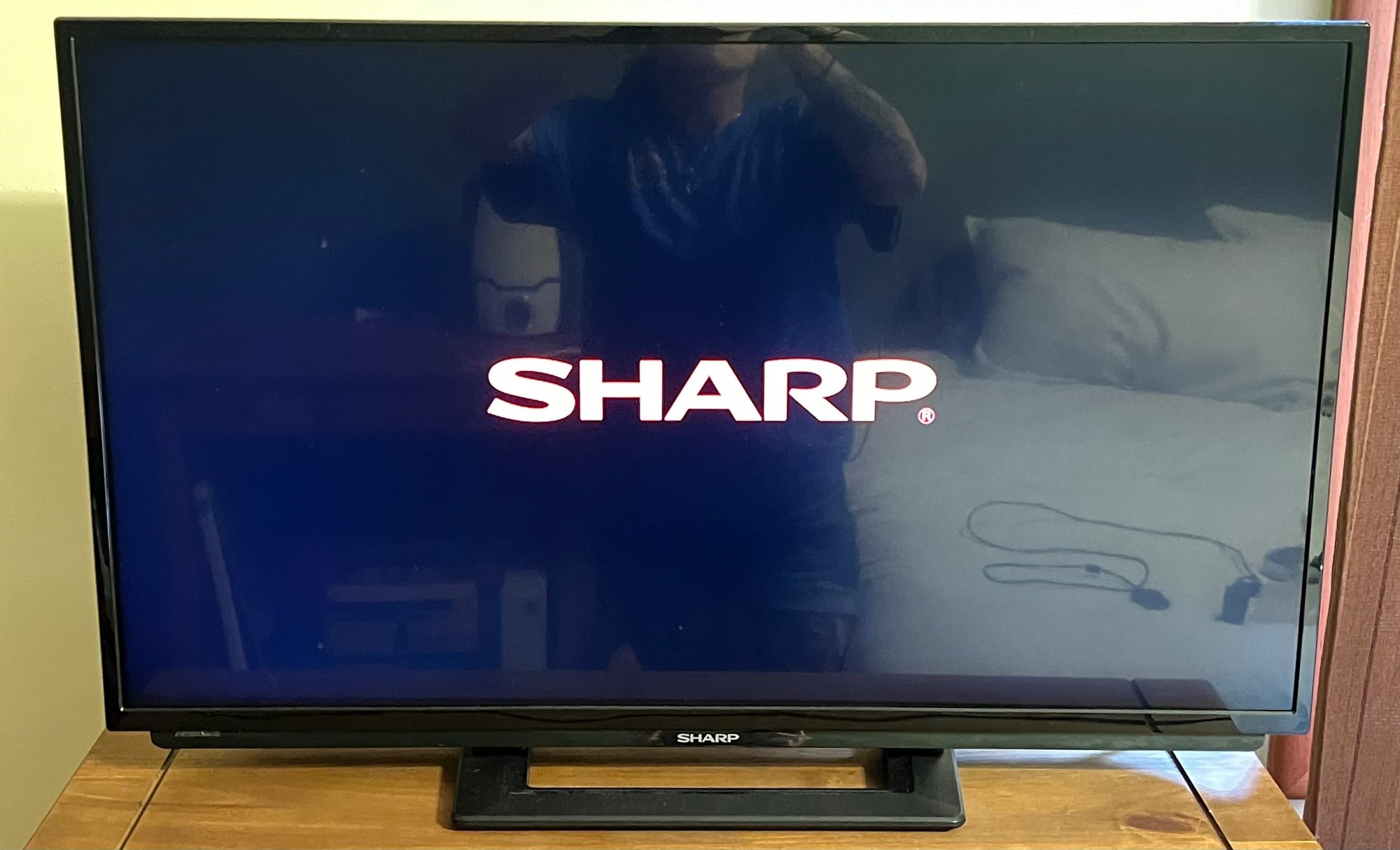 Sharp 32 Inch Screen TV Model No: LC-32LB261U #106714 | Auctionninja.com
