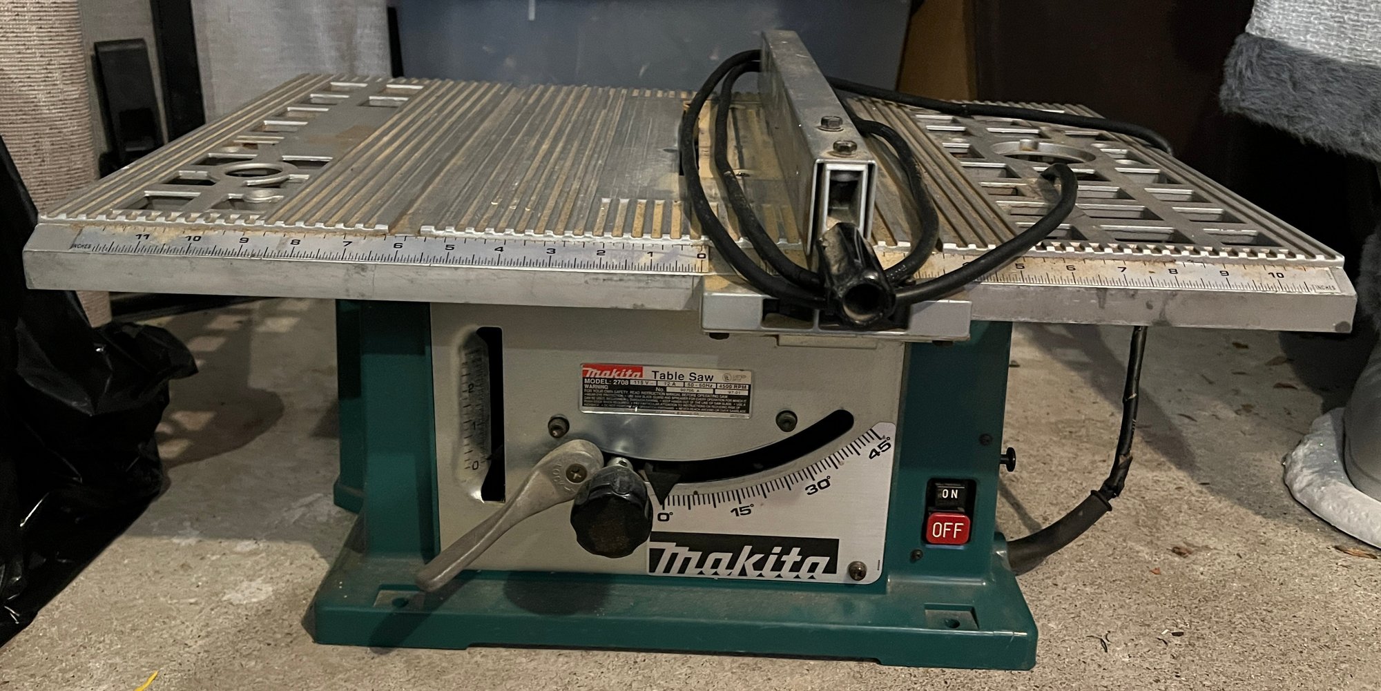2708 Makita Table Saw