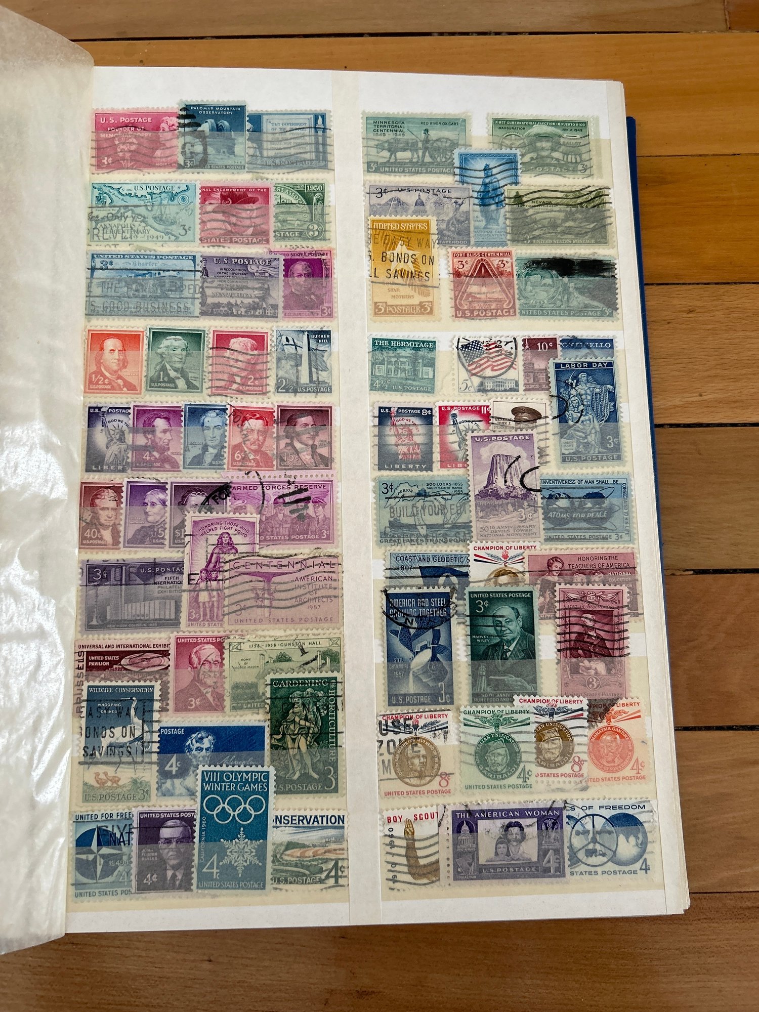 Stamp Book: Assorted Stamps #138647 | Auctionninja.com