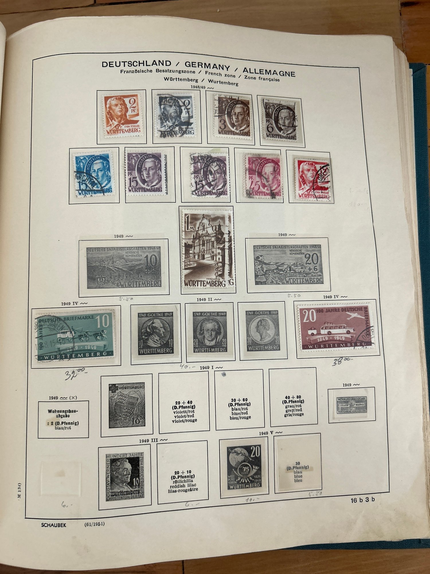 Stamp Book: Assorted Collectable Stamps #138648 | Auctionninja.com