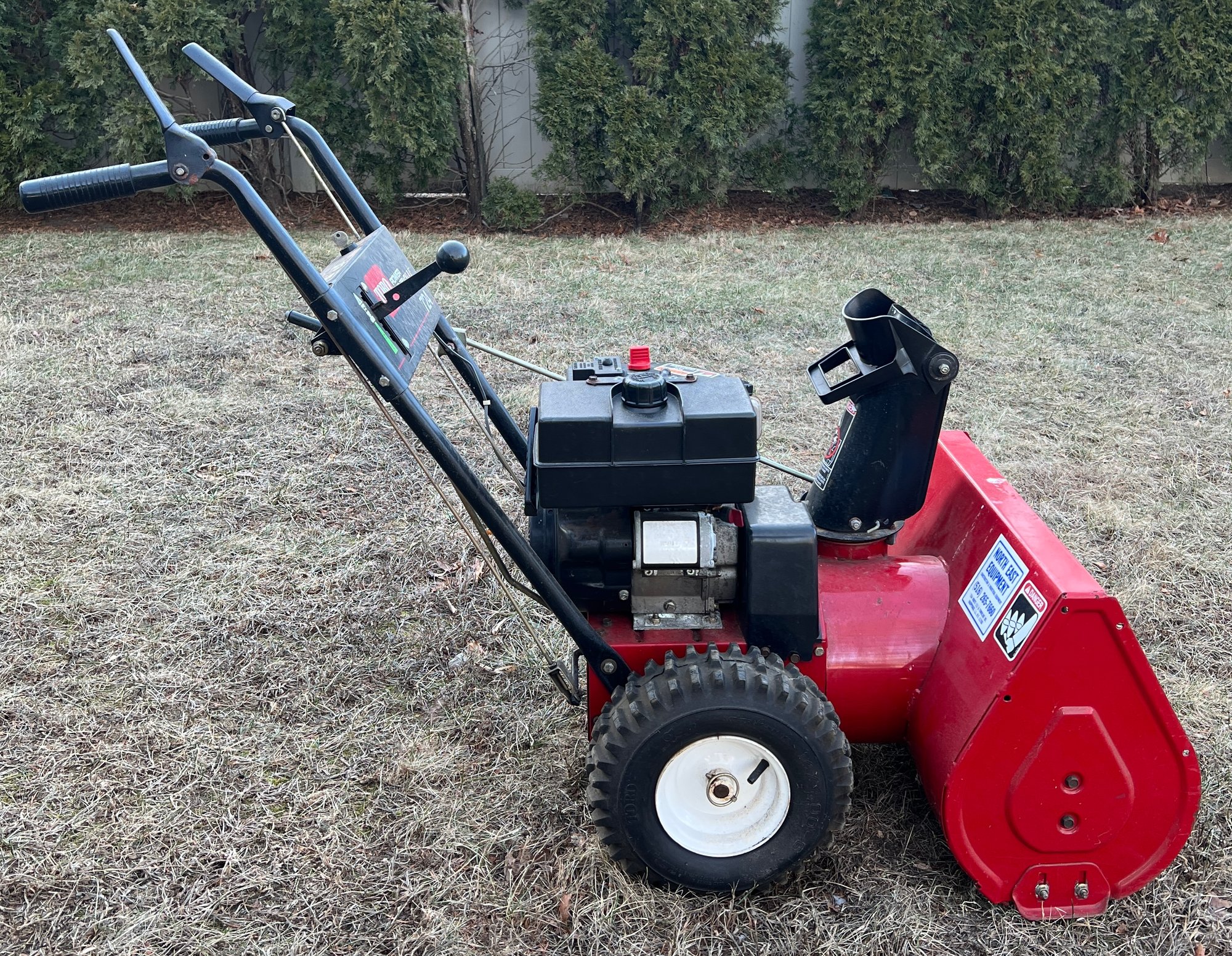 Toro Power Throw 724 Snowblower Model 38072 #124093 | Auctionninja.com