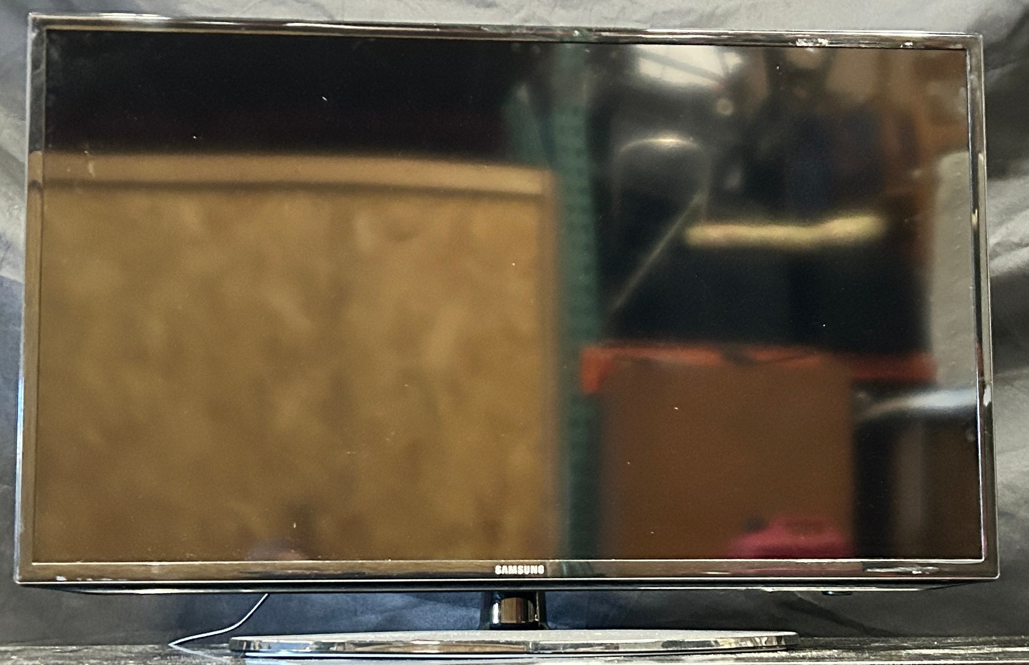 Samsung Smart TV Model UN40EH5300F #121517 | Auctionninja.com