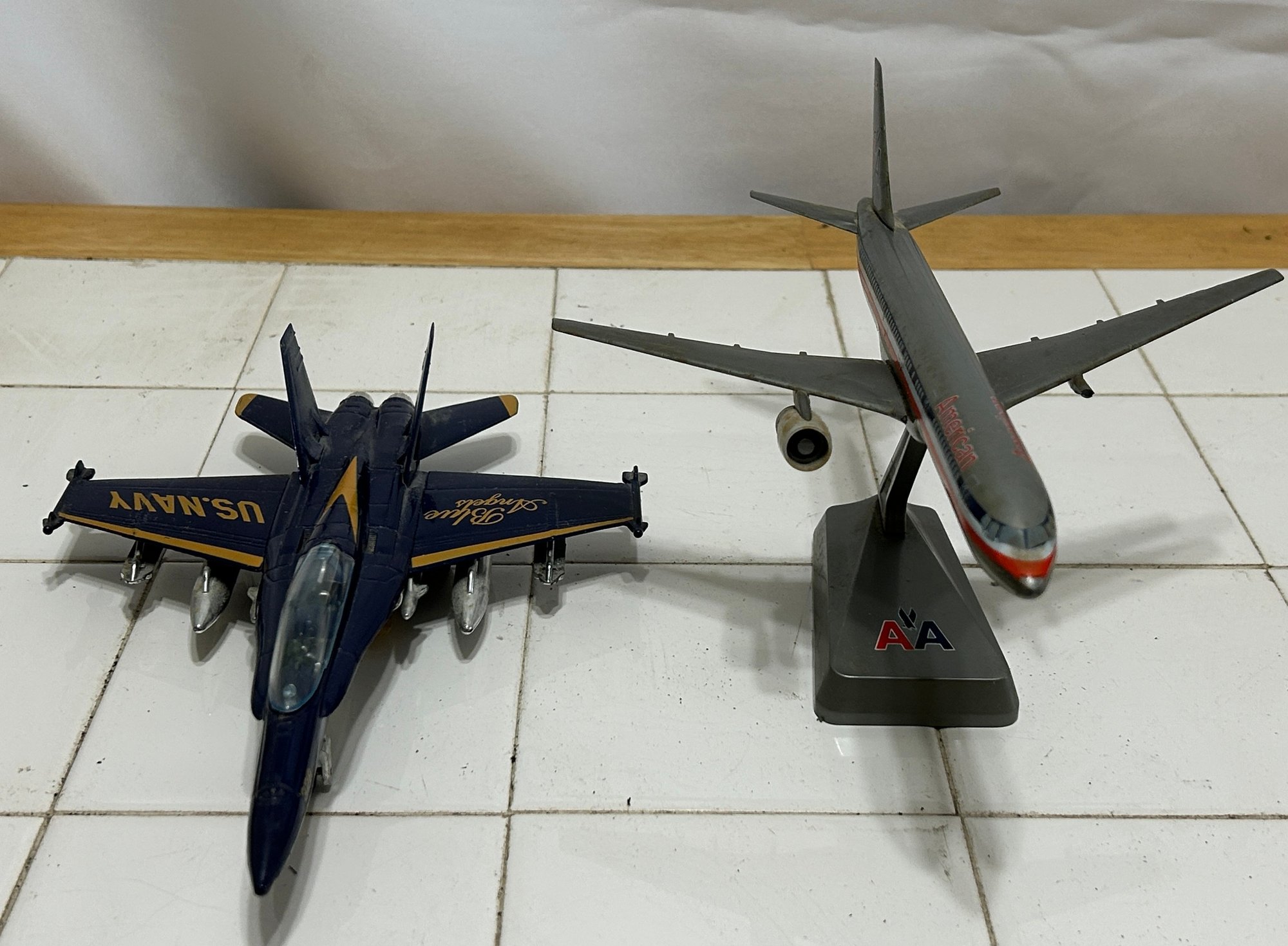 Boeing 757-200 American Airlines Model Plane & F18 Blue Angels Model ...